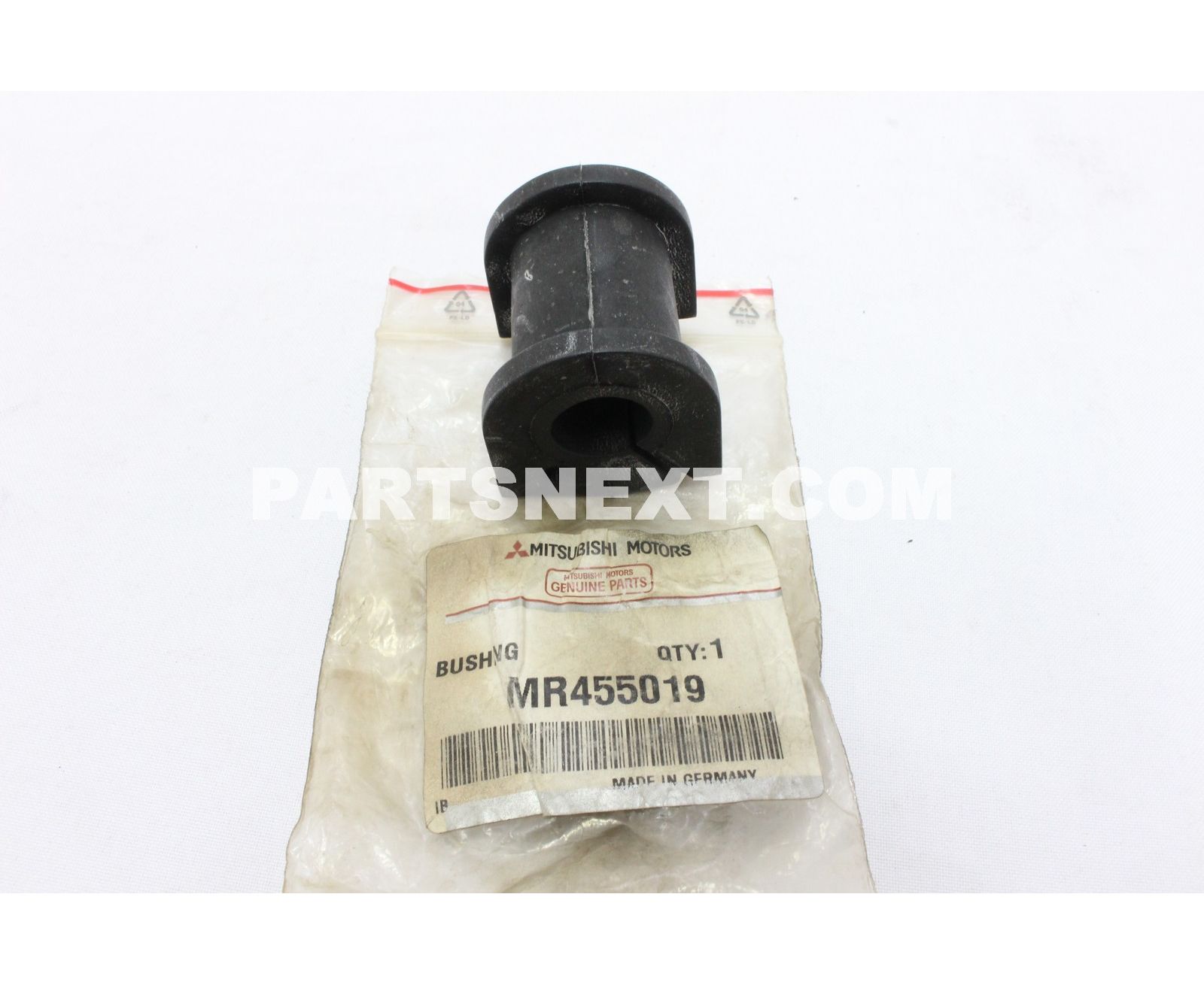 Mitsubishi :: MR455019 ***BUSHING,RR SUSP STABILIZER***