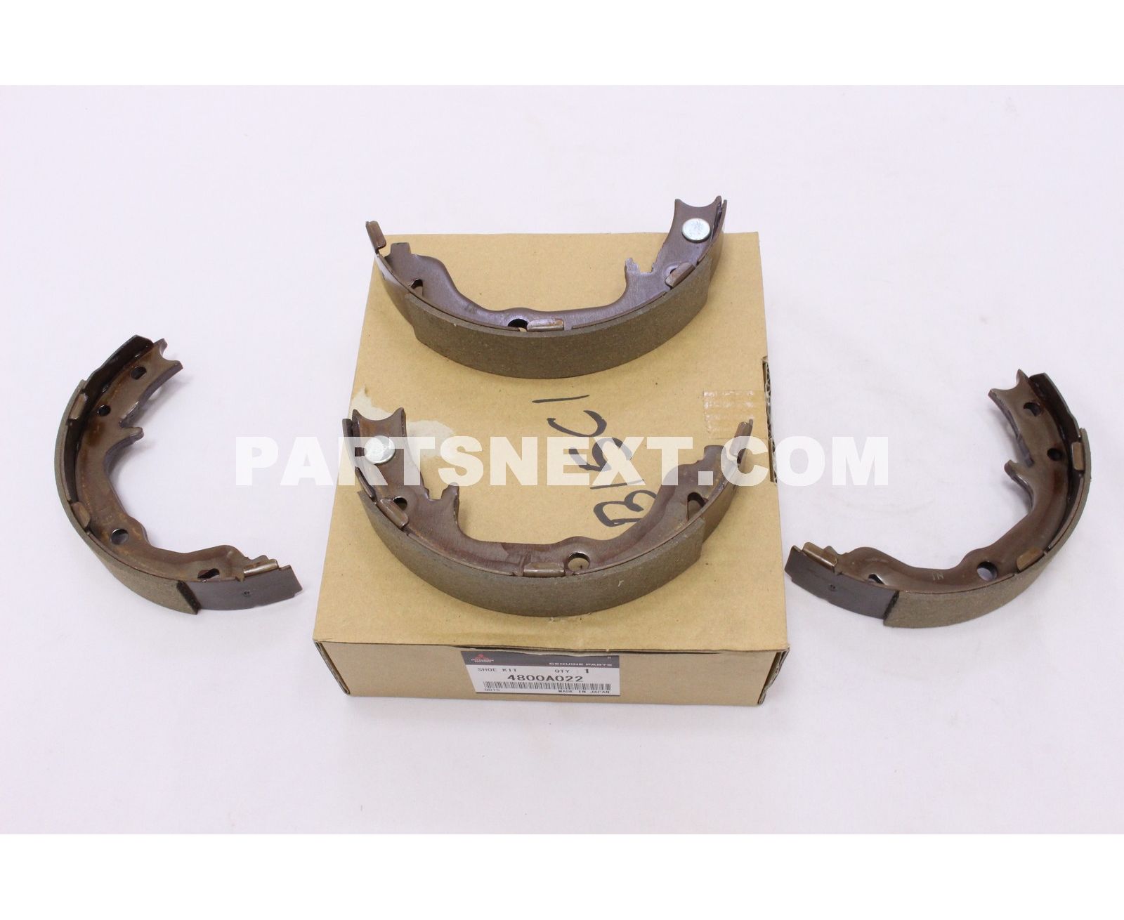 Mitsubishi :: 4800A022 SHOE SET,RR BRAKE