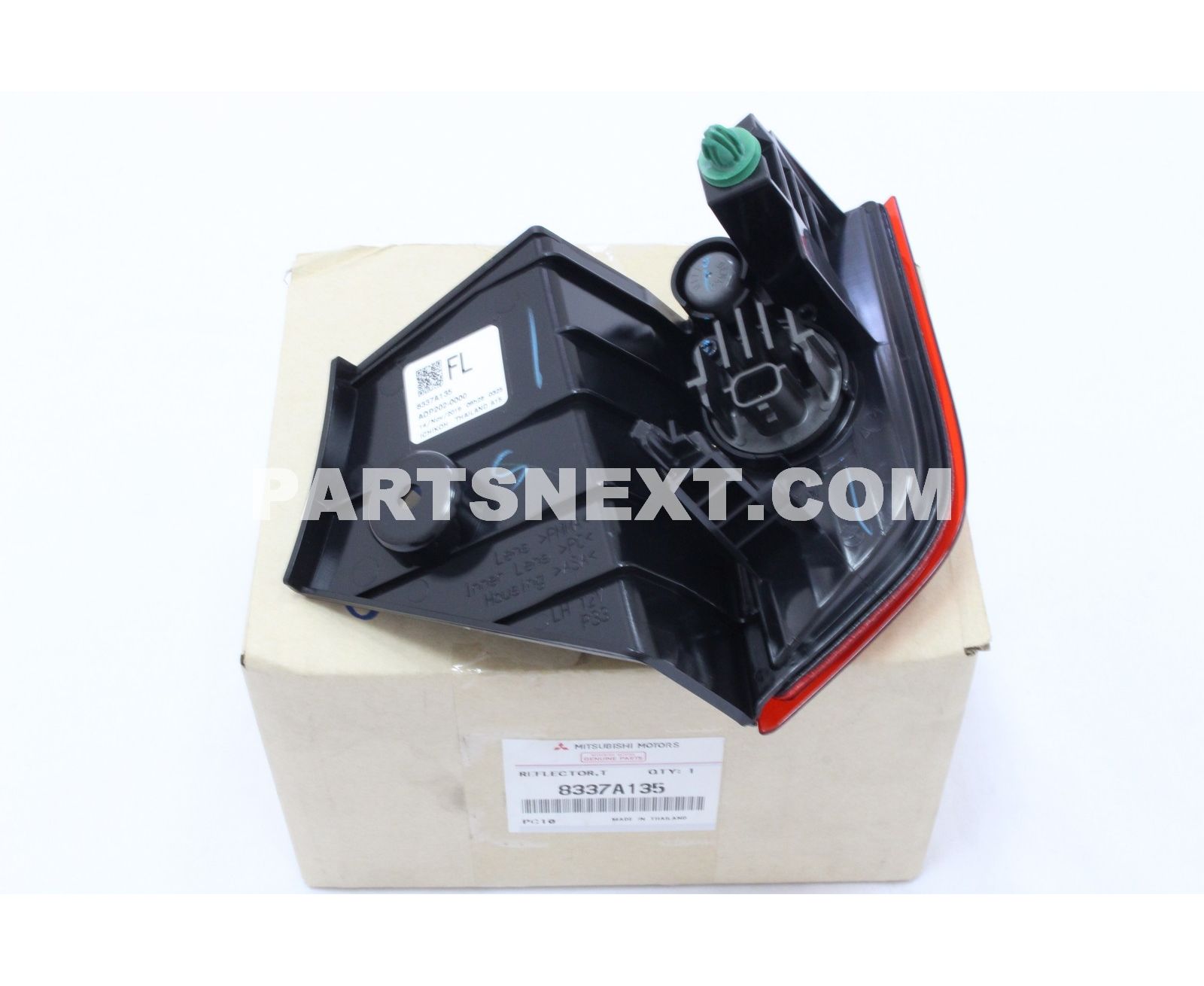 Mitsubishi :: 8337A135 REFLECTOR,TAIL LAMP