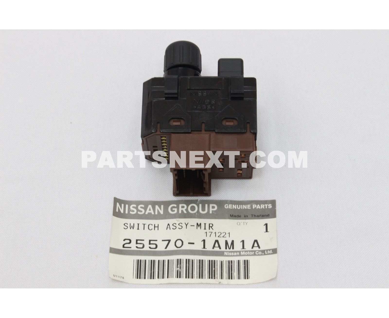 Nissan :: 25570-1AM1A SWITCH ASSY-MIRROR CONTROL