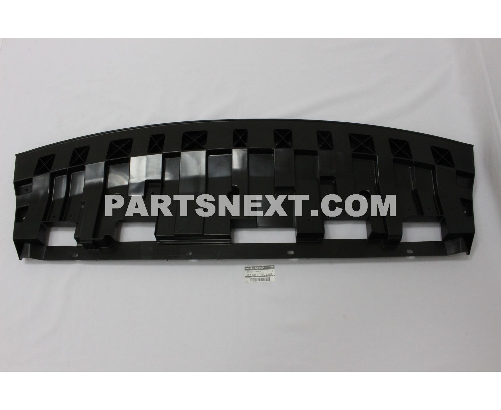 Nissan :: 62660-4CE0B BRACKET APRON