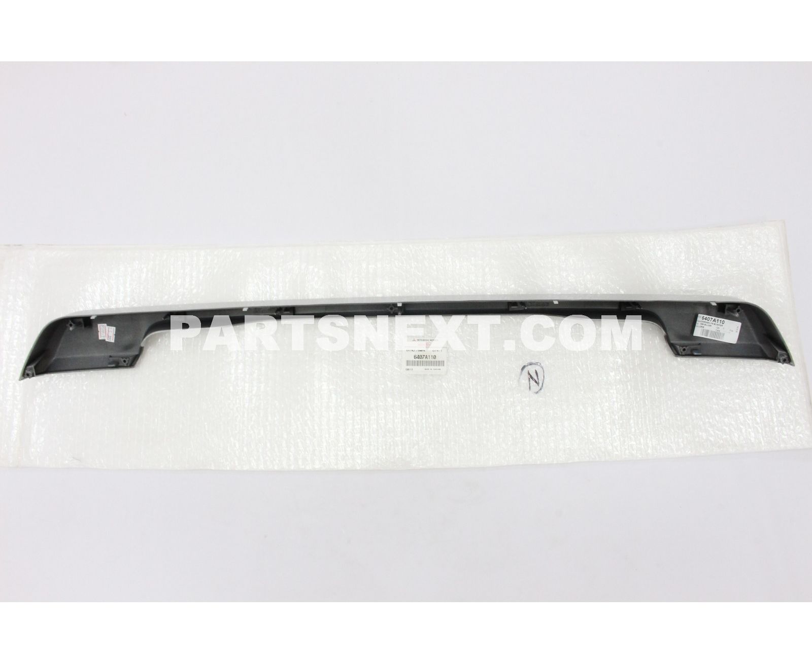 Mitsubishi :: 6407A110 GARNISH,FR BUMPER