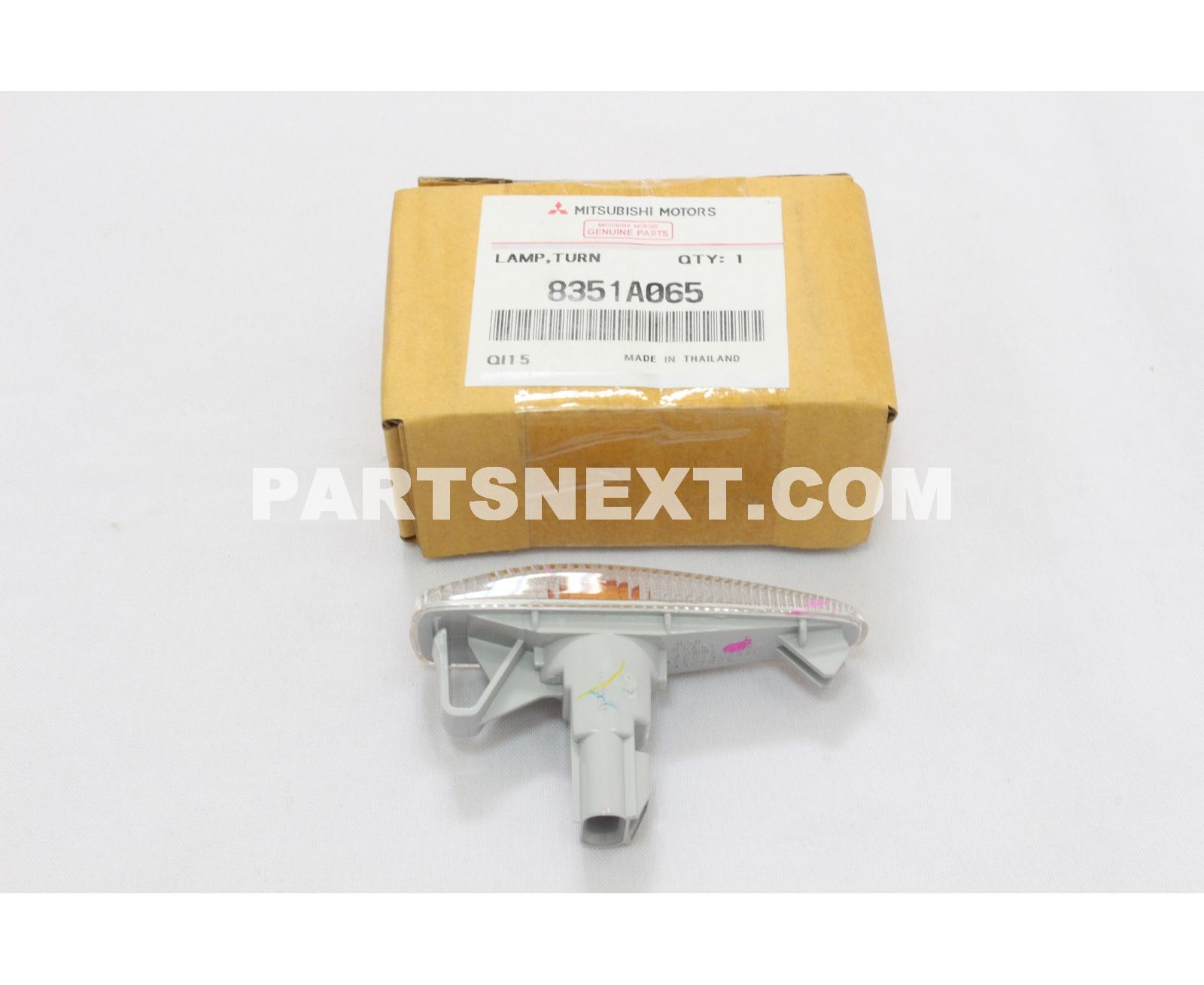 Mitsubishi :: 8351A065 LAMP ASSY,SIDE T/SIG,FR