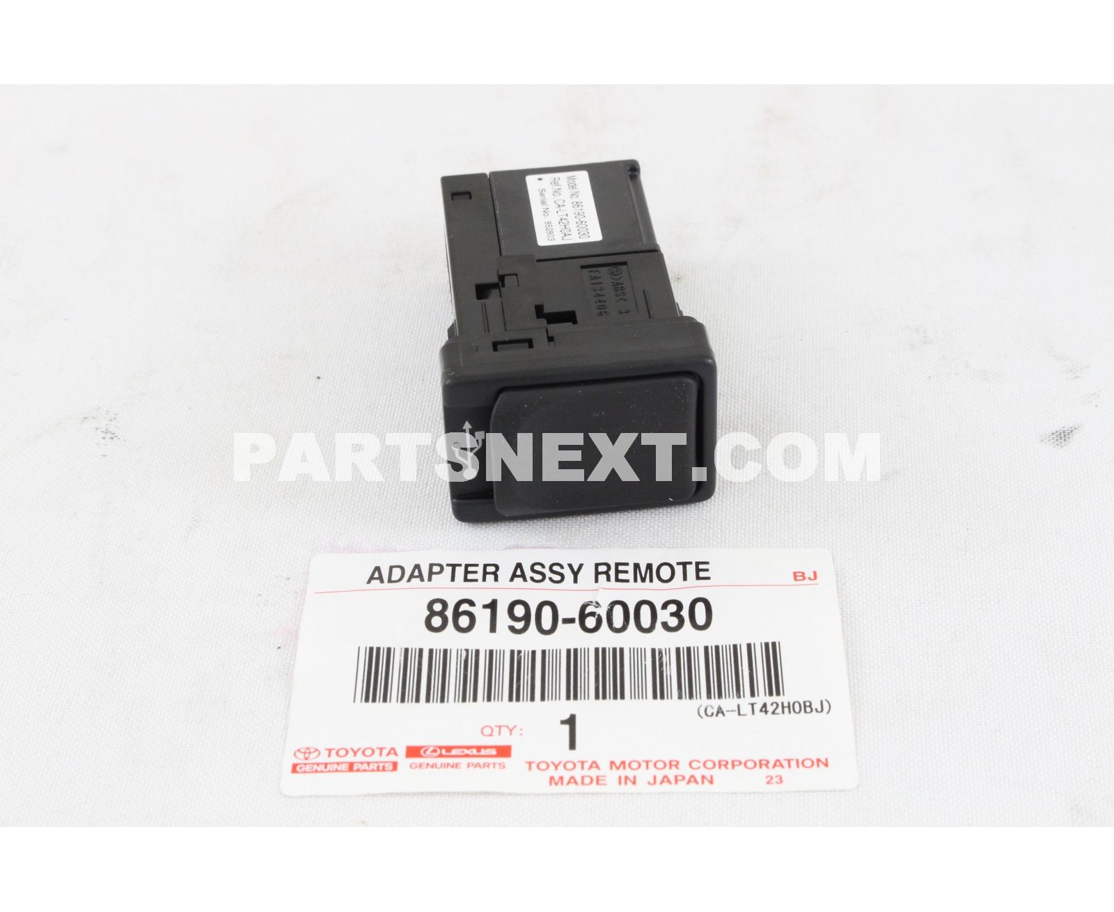 Toyota :: 86190-60030 ADAPTER ASSY, STEREO JACK, NO.1