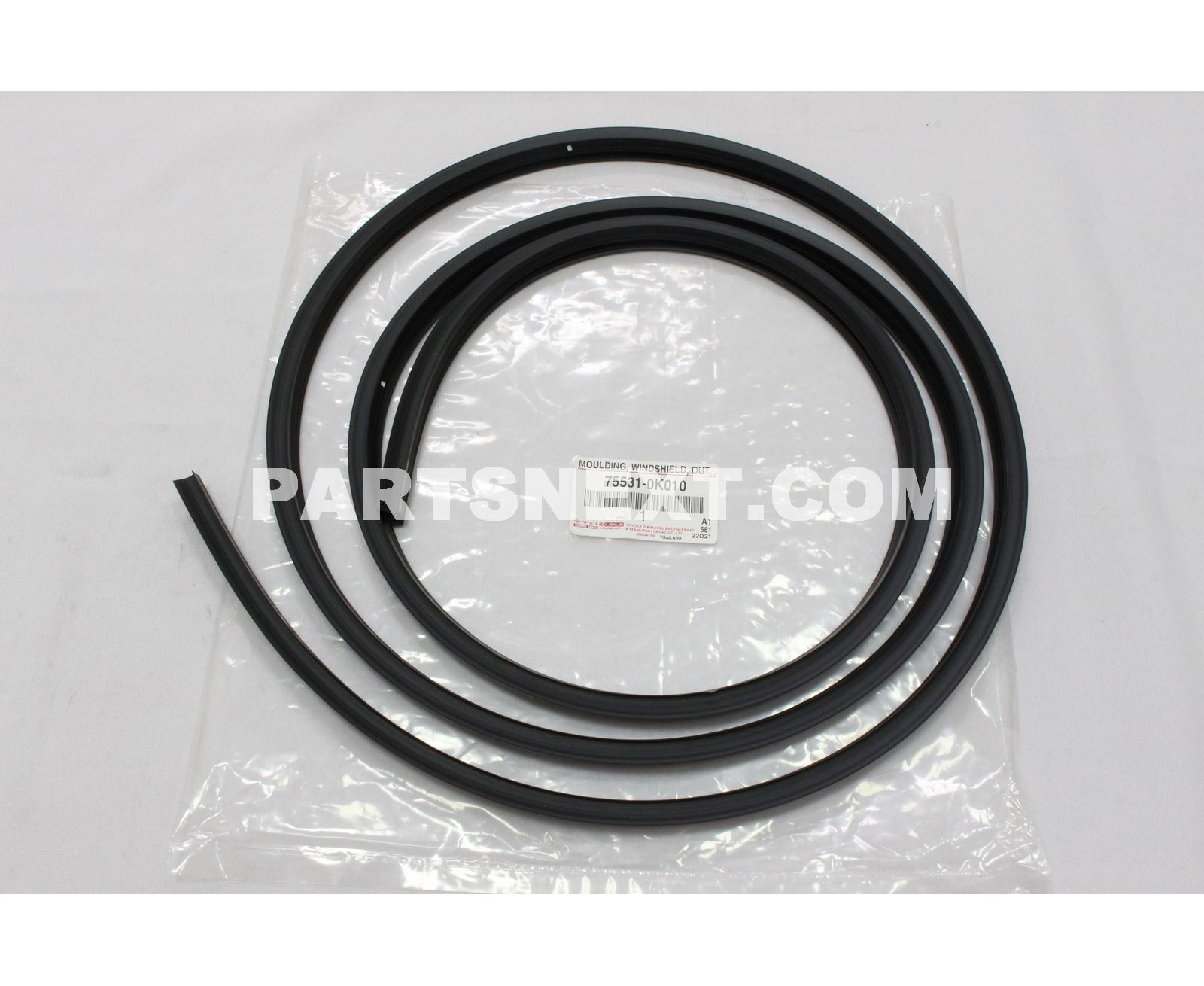 Toyota :: 75531-0K010 MOULDING, WINDSHIELD, OUTER UPPER