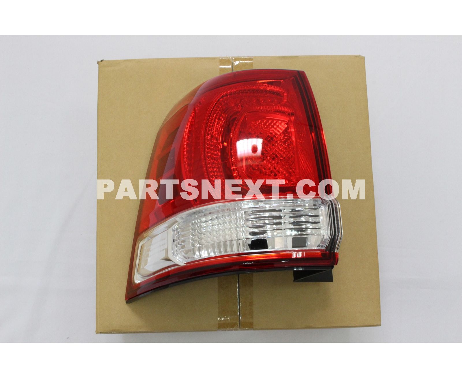 Toyota :: 81561-60750 LENS & BODY, REAR COMBINATION LAMP, LH