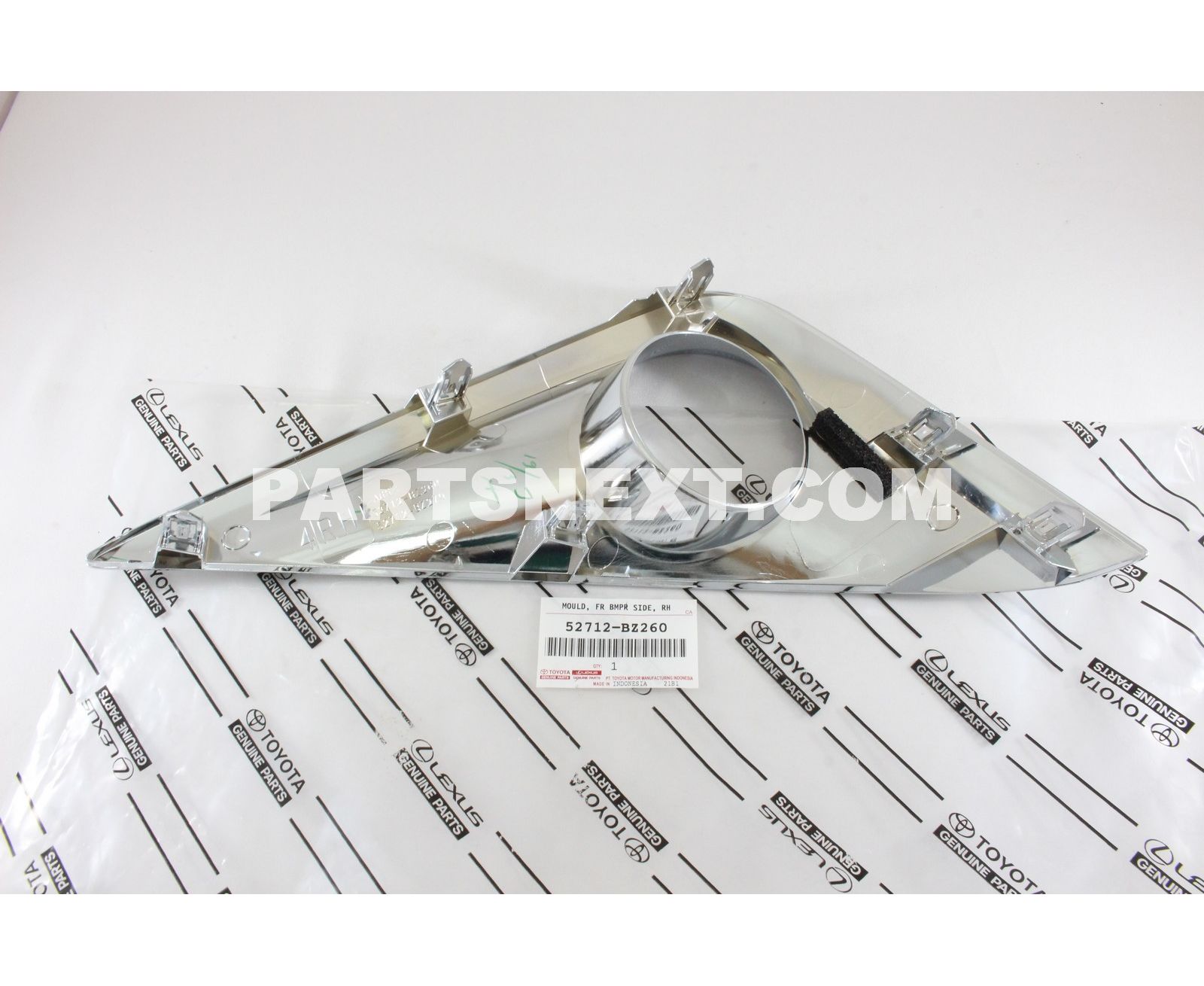 Toyota :: 52712-BZ260 MOULDING FR BUMPER