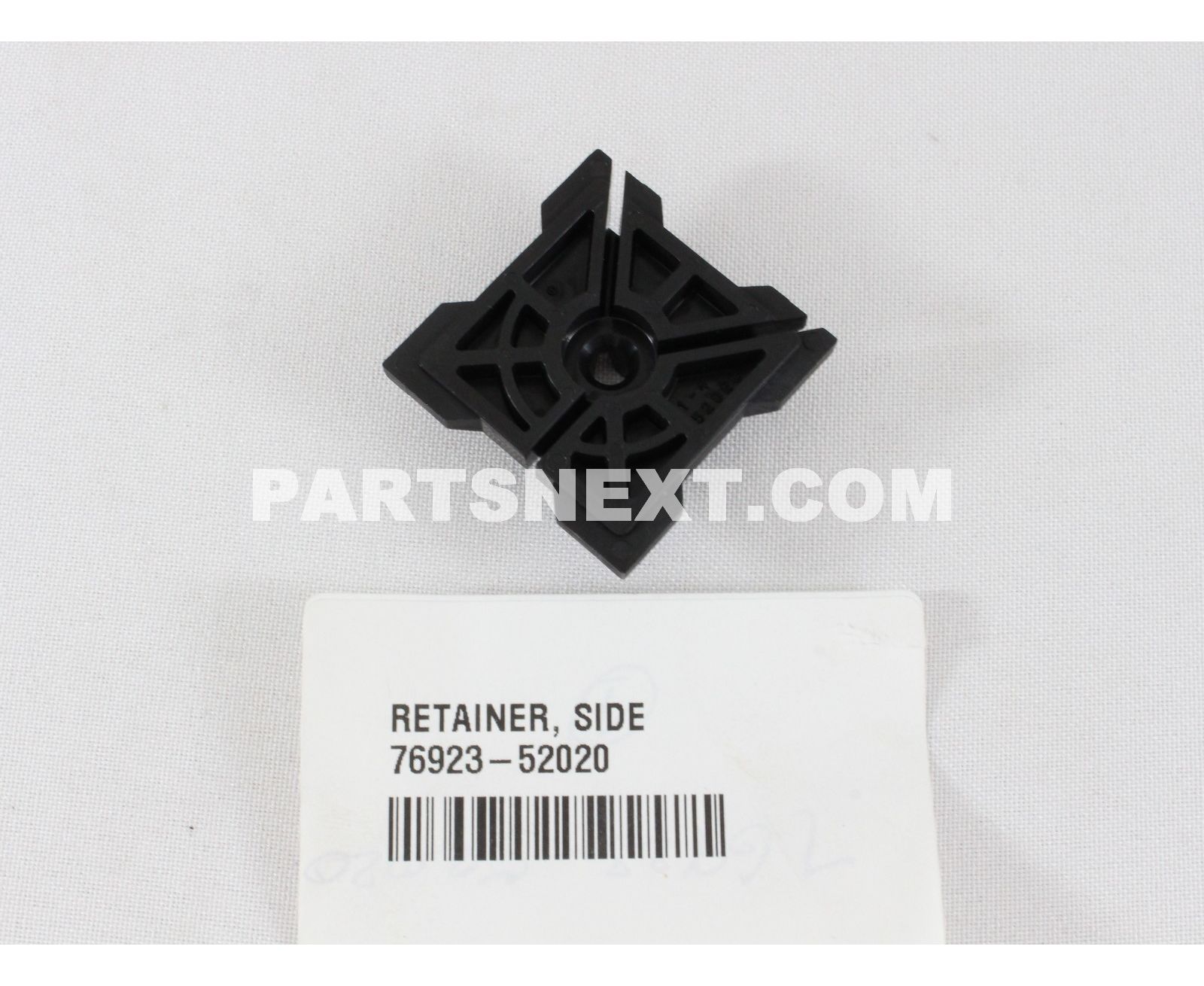 Toyota :: 76923-52020 RETAINER, SIDE MUDGUARD