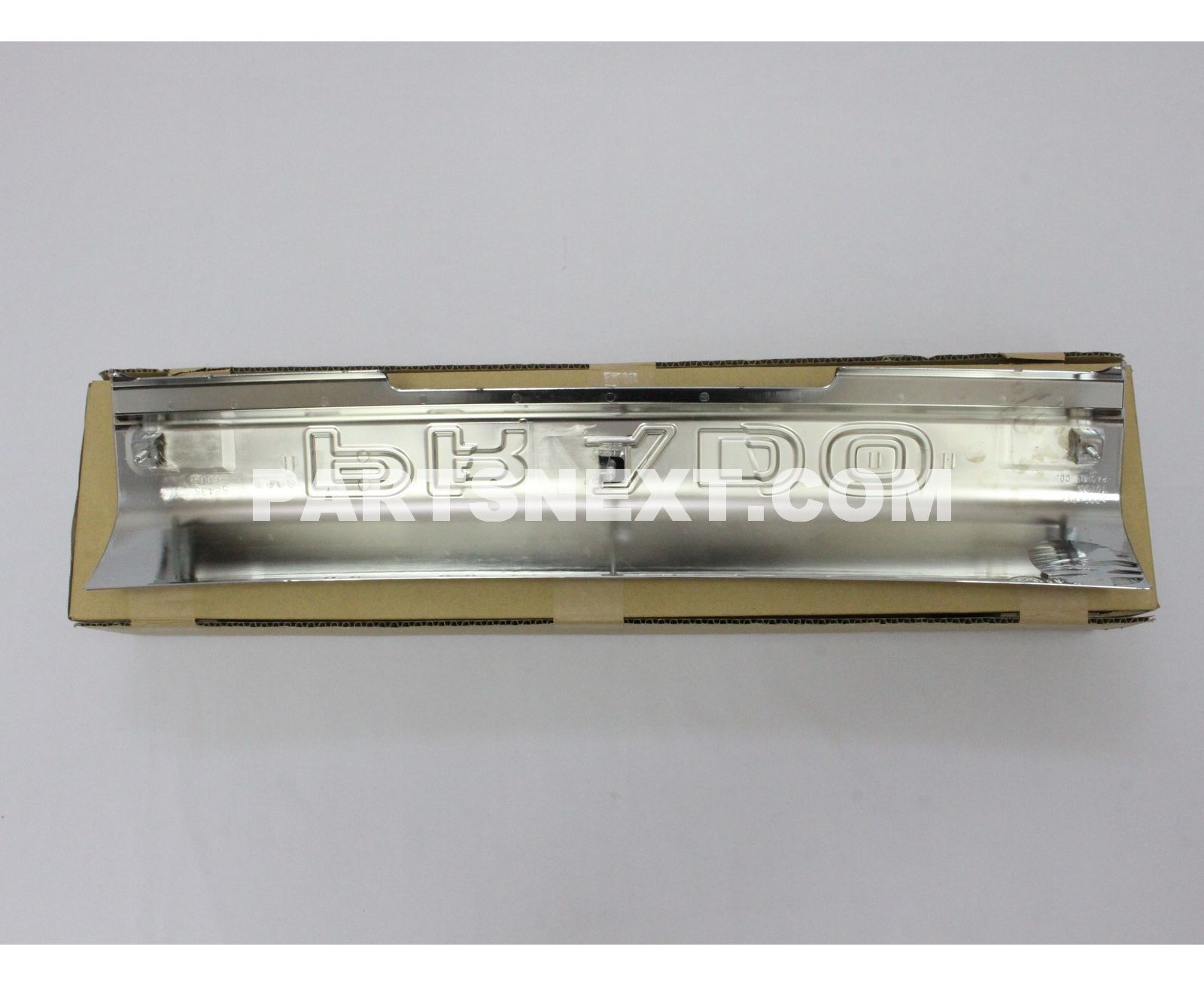 Toyota :: 52435-60051 GARNISH, FRONT BUMPER GUARD