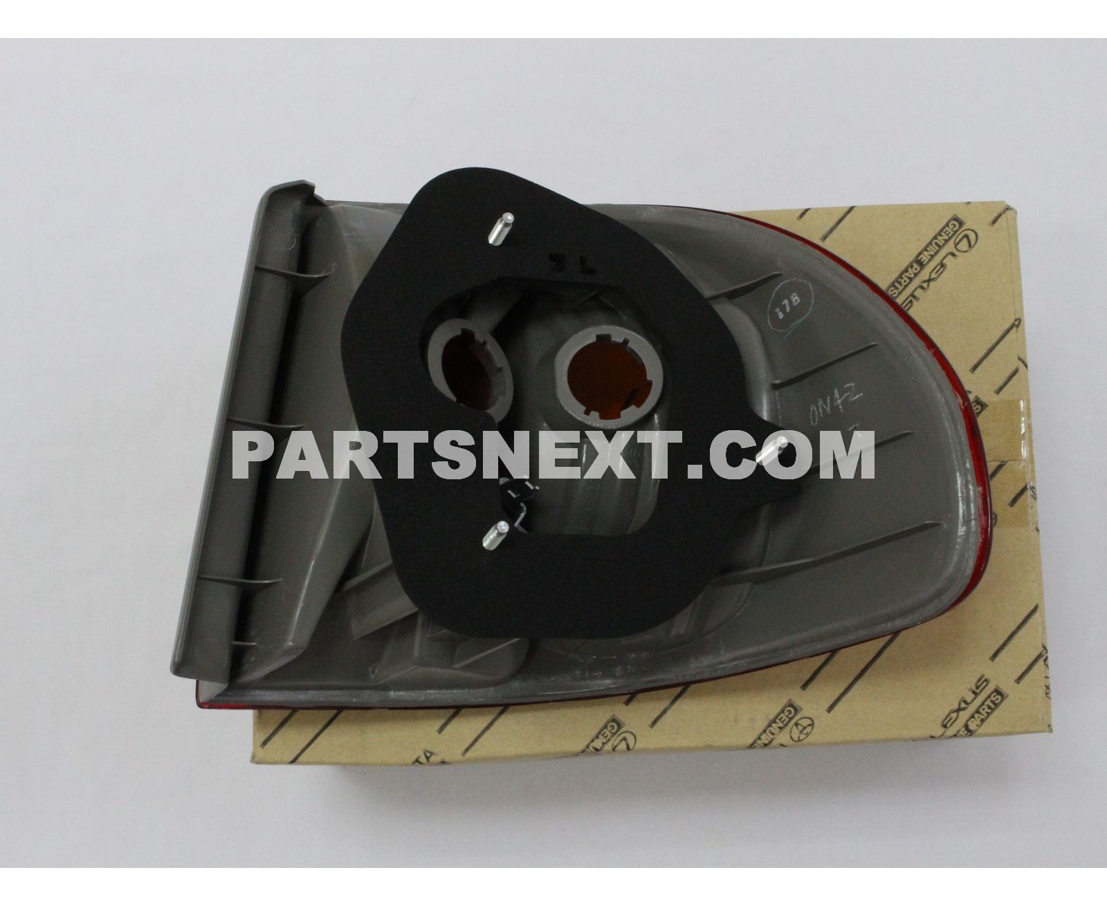 Toyota :: 81561-1E080 LENS, REAR COMBINATION LAMP, LH