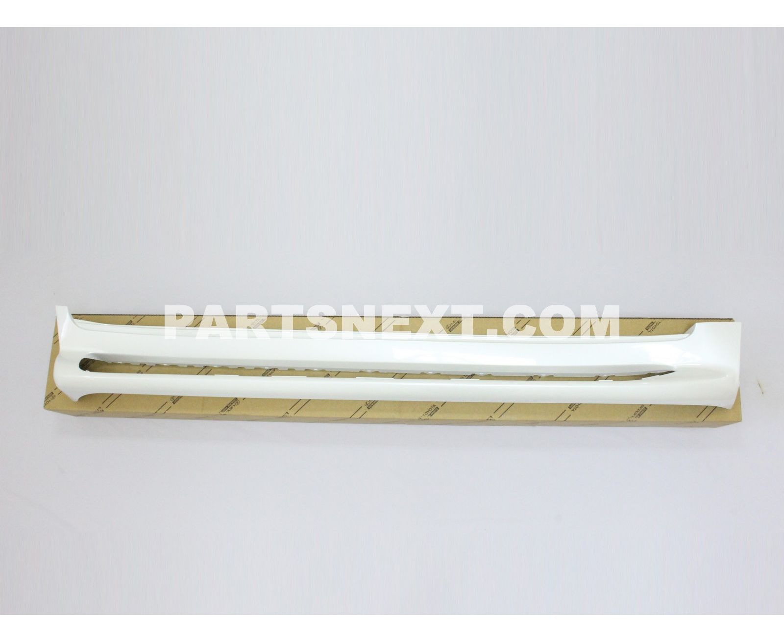 Toyota :: 51773-60160-A1 COVER, STEP PLATE, RH