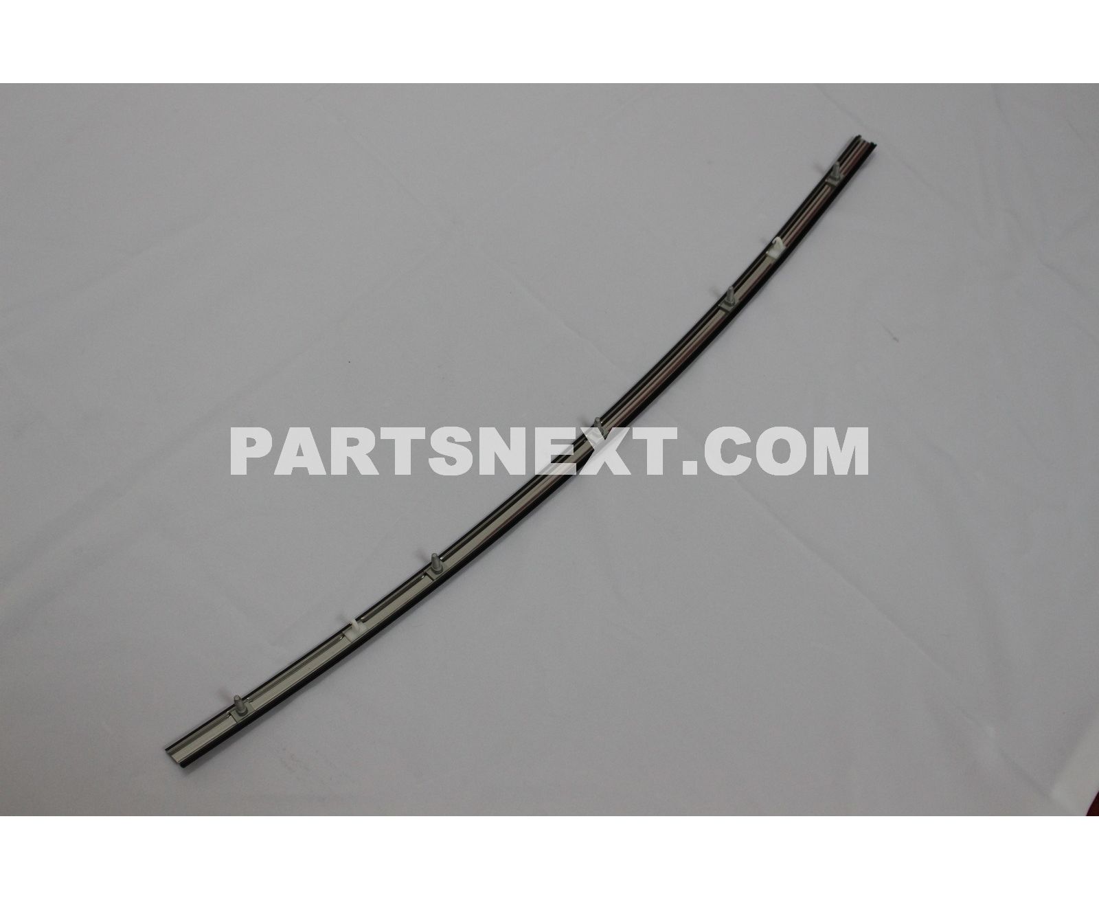 Toyota :: 52527-14050 RETAINER, FRONT BUMPER, LOWER CENTER NO.2