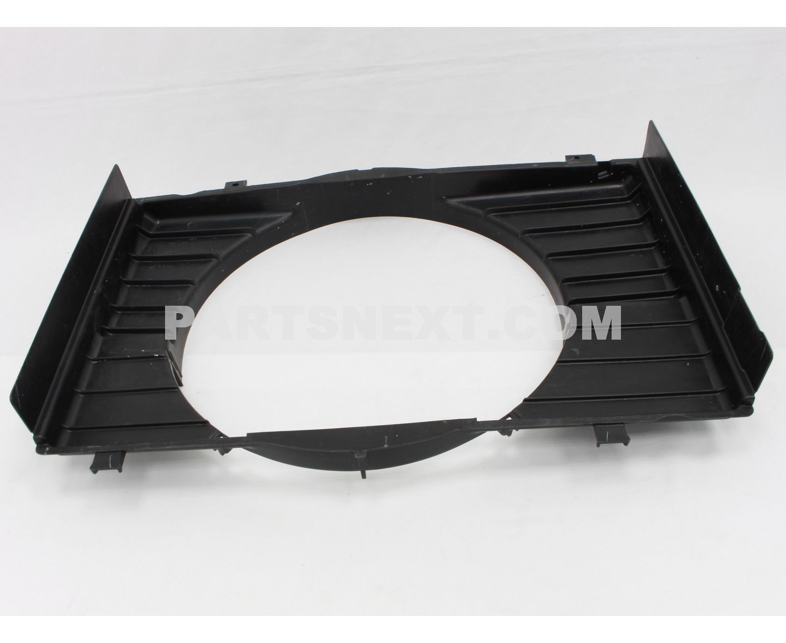 Toyota :: 16711-64440 SHROUD, FAN
