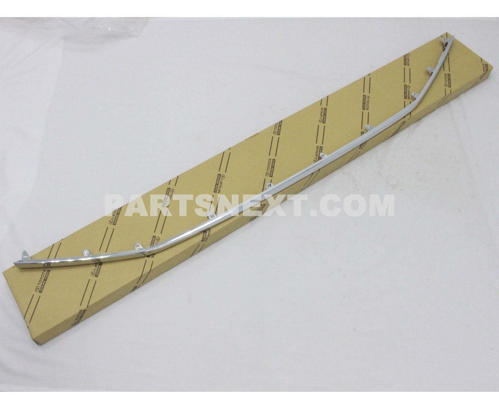 Toyota :: 52711-35030 MOULDING, FRONT BUMPER