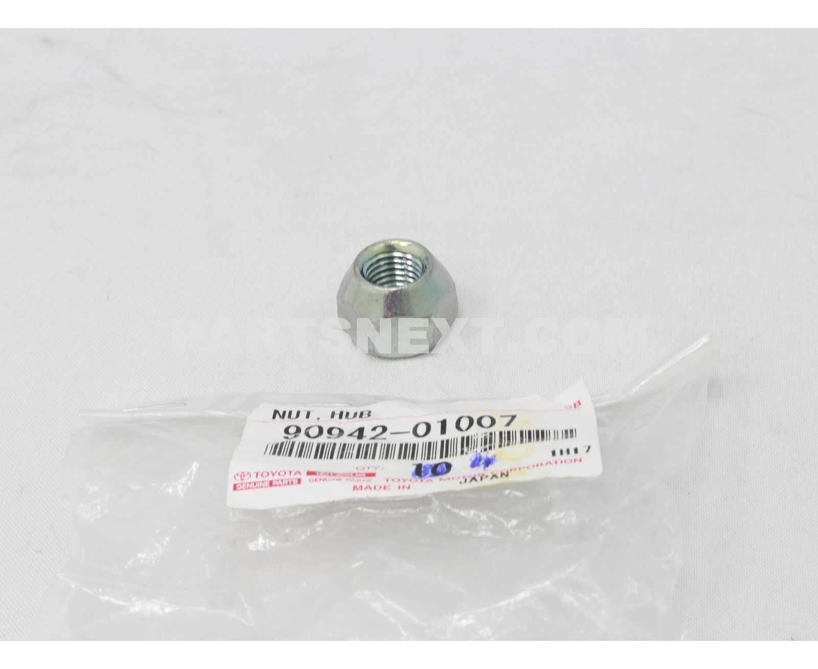 Toyota :: 90942-01007 NUT, HUB (FOR AXLE)