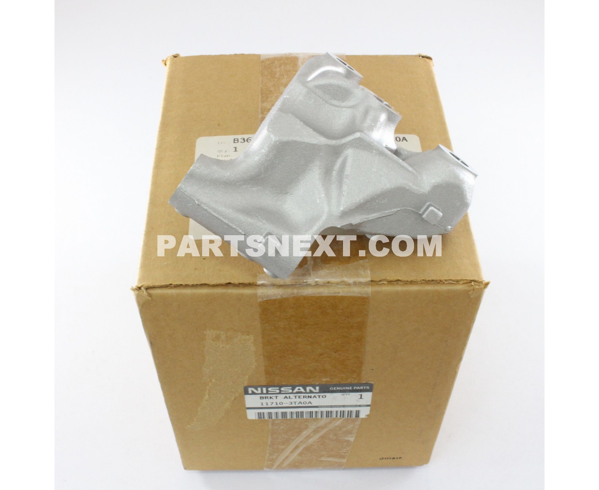 Nissan :: 11710-3TA0A BRACKET-ALTERNATOR