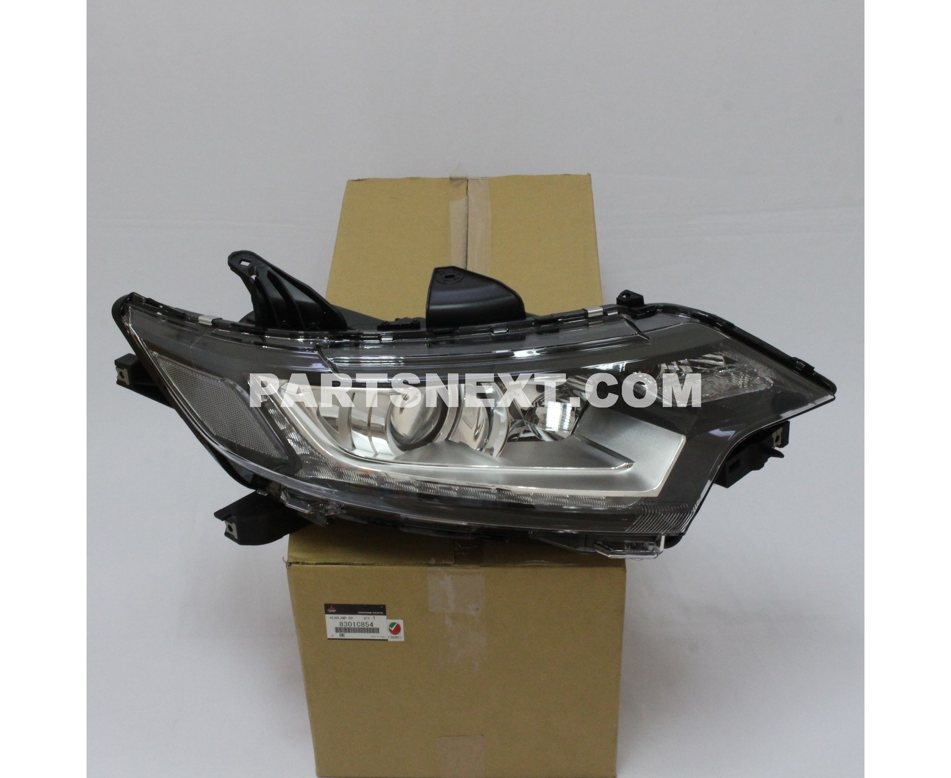 Mitsubishi :: 8301C854 HEADLAMP ASSY,RH