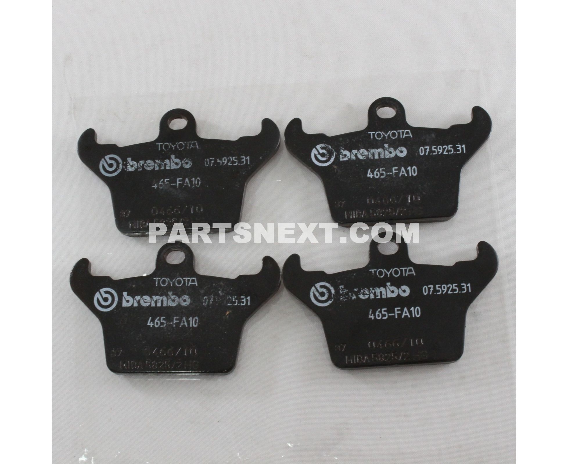 Toyota :: 04466-0W060 PAD KIT, PARKING BRAKE