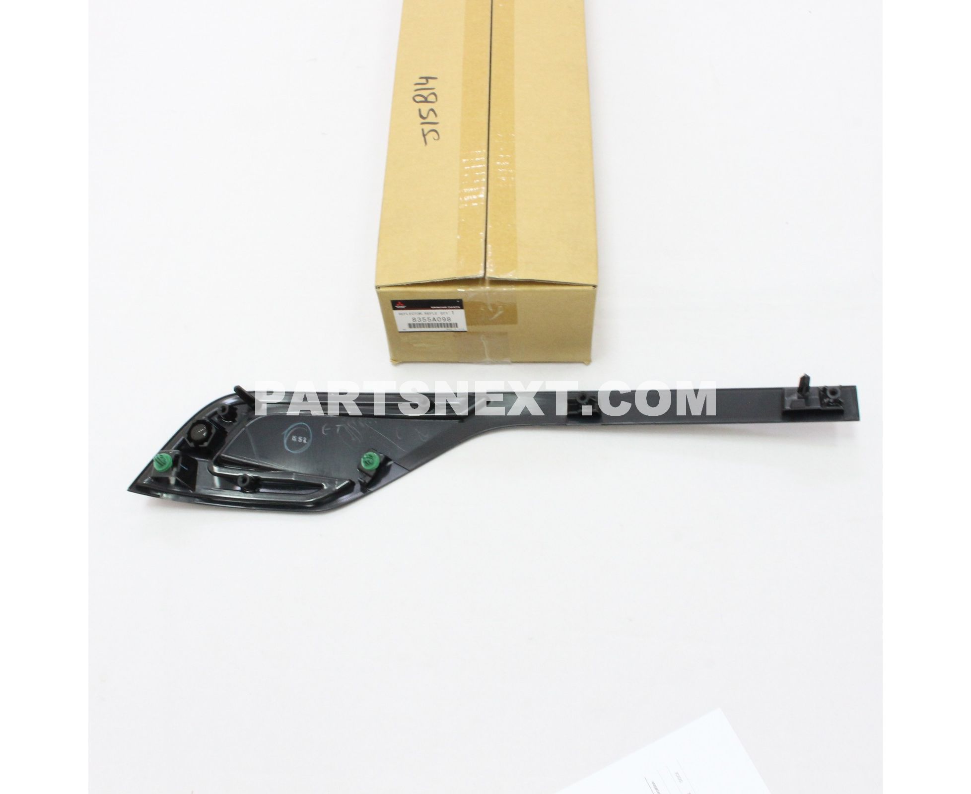 Mitsubishi :: 8355A098 REFLECTOR,RH