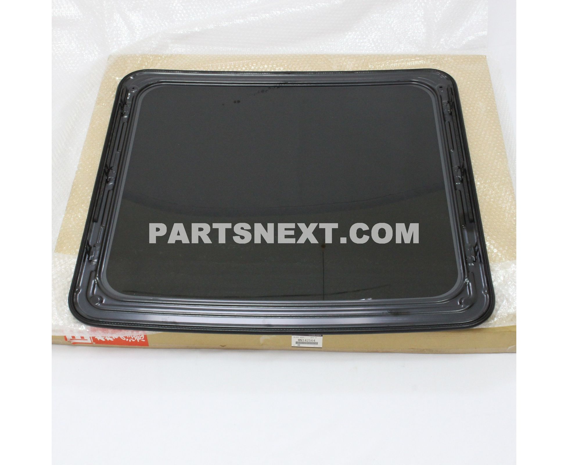 Mitsubishi :: MN142564 GLASS ASSY,SUNROOF