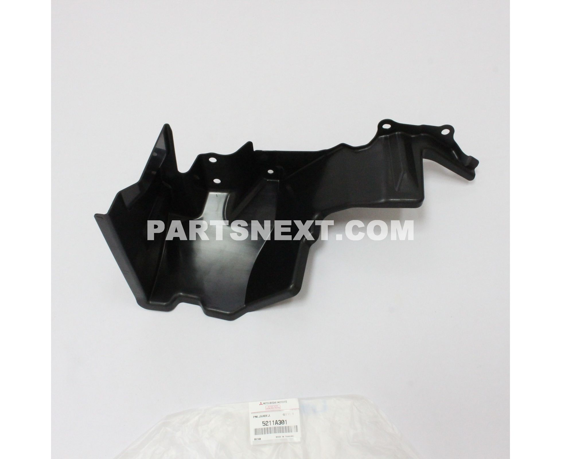 Mitsubishi :: 5211A301 PANEL,AIR GUIDE,LH