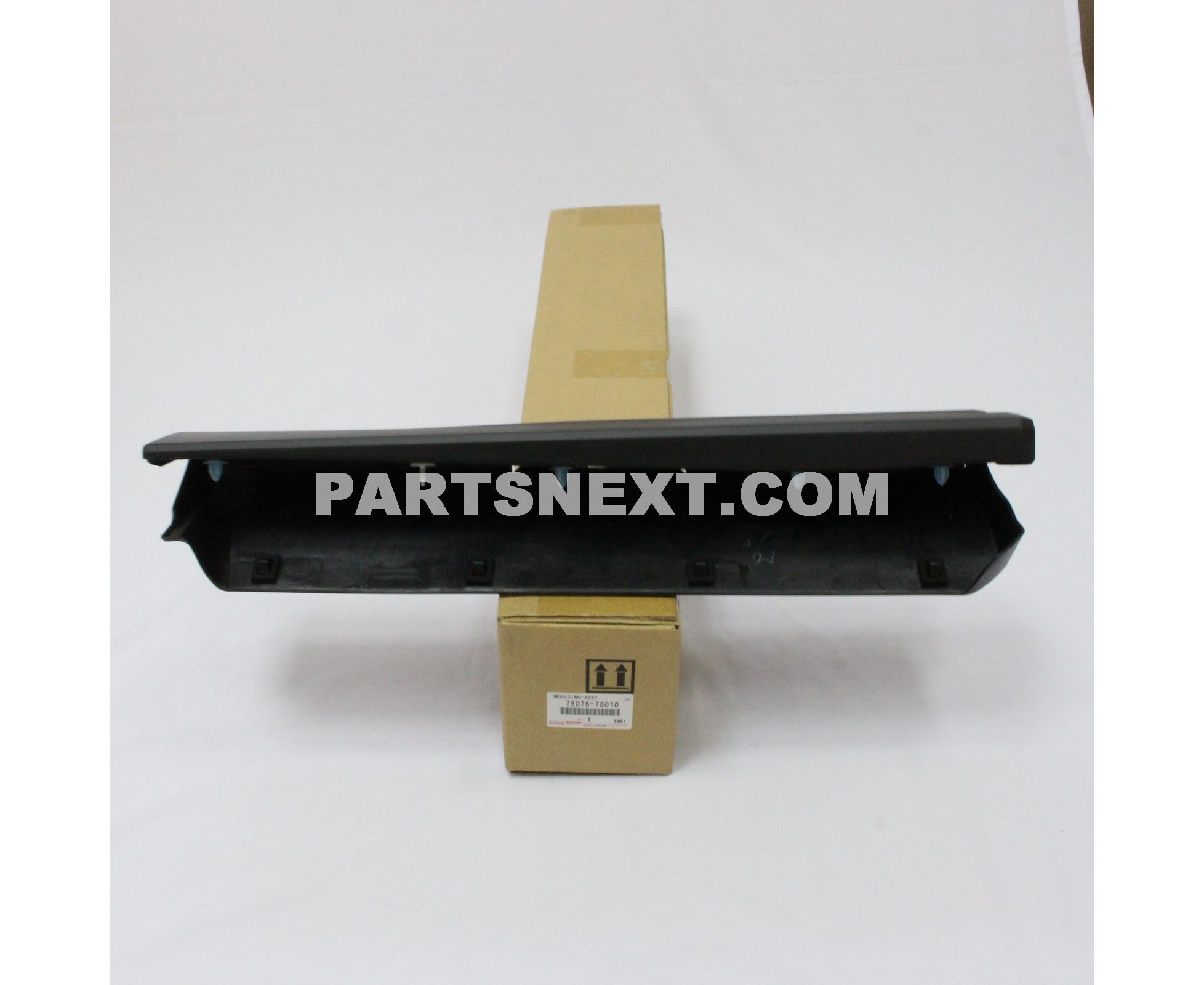 Toyota :: 75076-76010 MOULDING SUB-ASSY