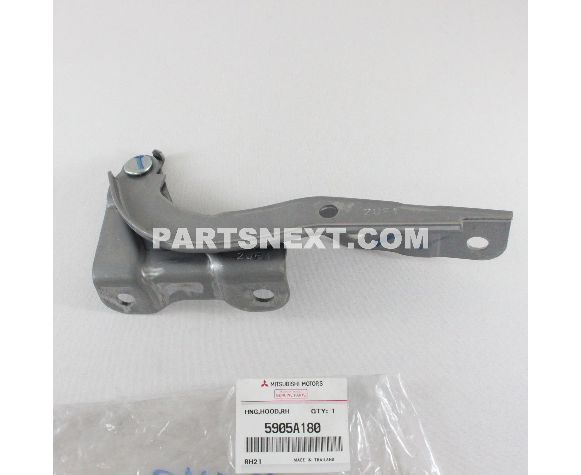 Mitsubishi :: 5905A180 HINGE,HOOD,RH