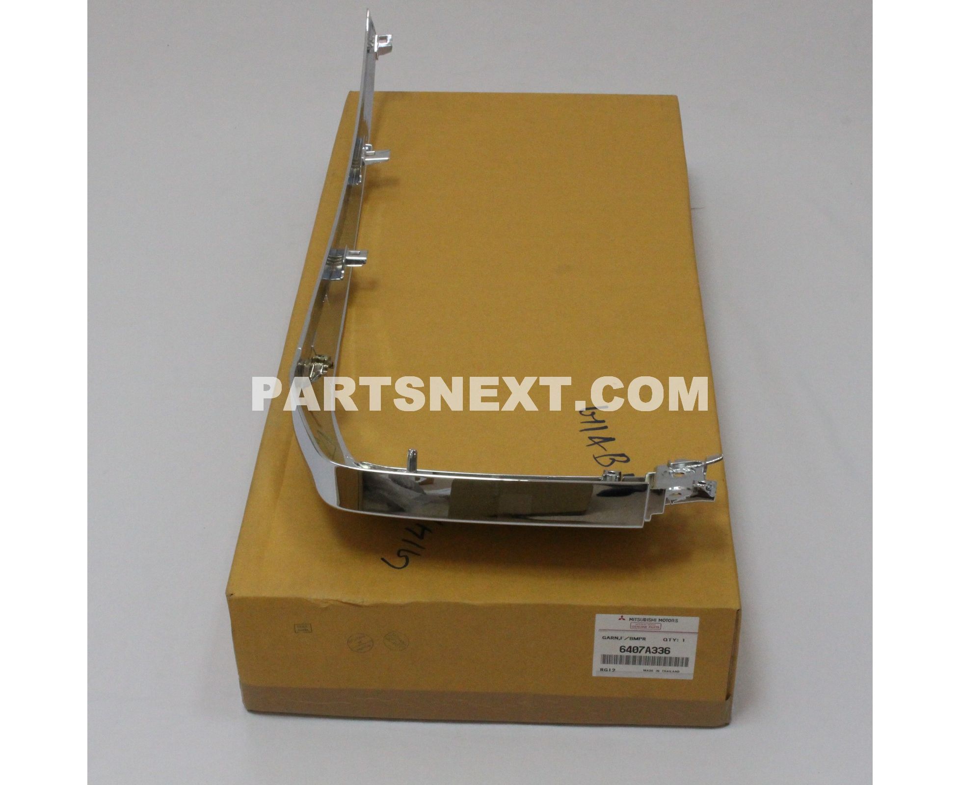 Mitsubishi :: 6407A336 GARNISH,FR BUMPER SI