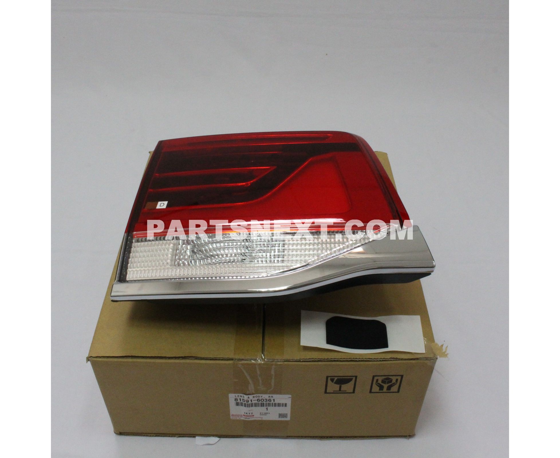 Toyota :: 81591-60361 LENS & BODY RR