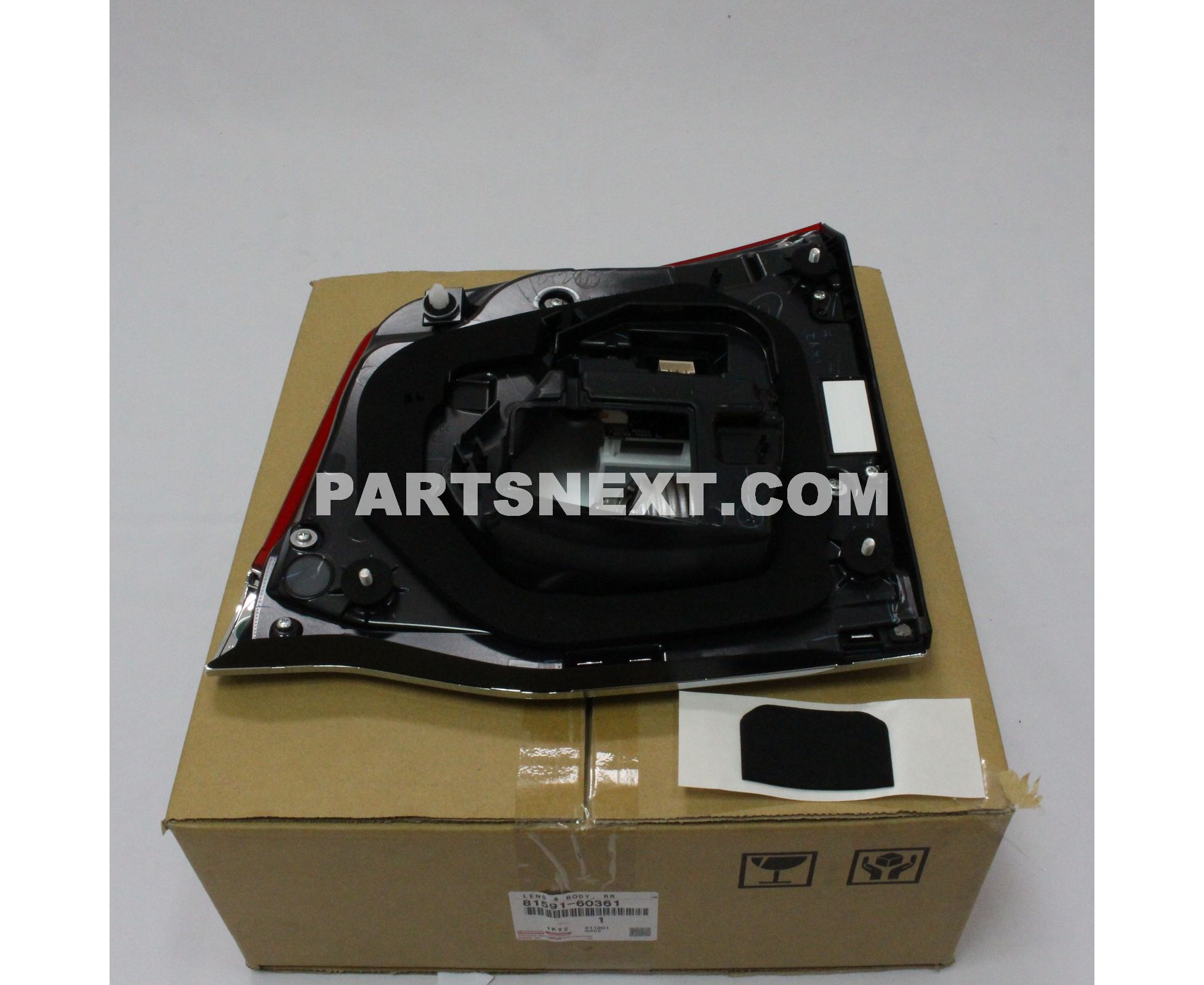 Toyota :: 81591-60361 LENS & BODY RR