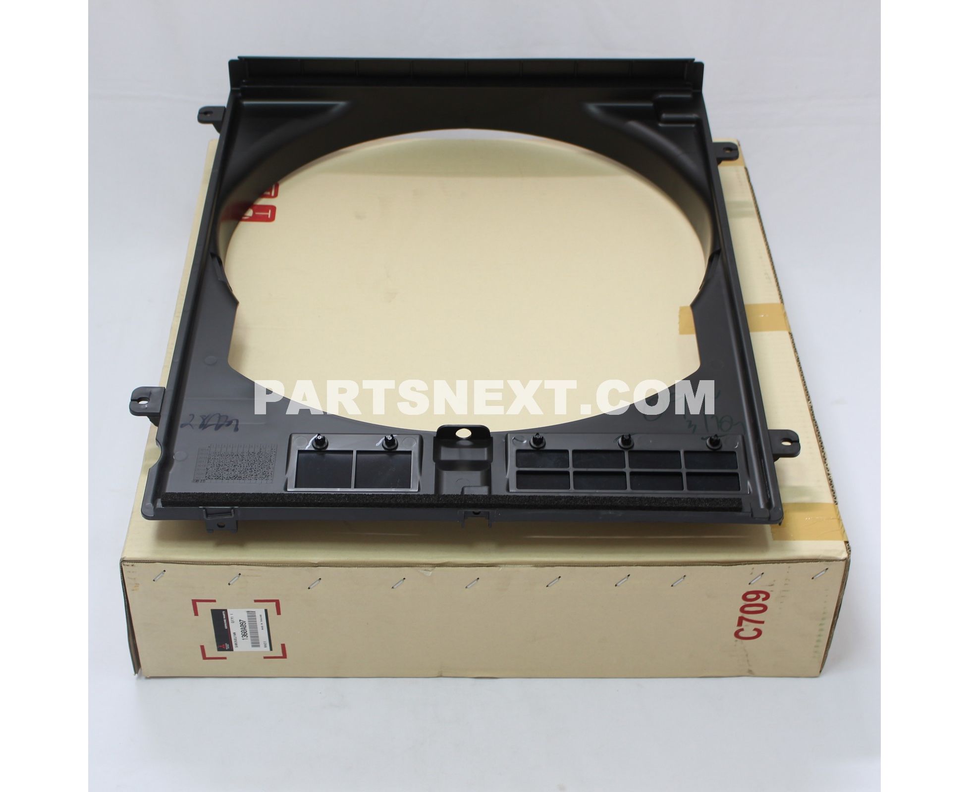 Mitsubishi :: 1360A097 SHROUD,COOLING FAN