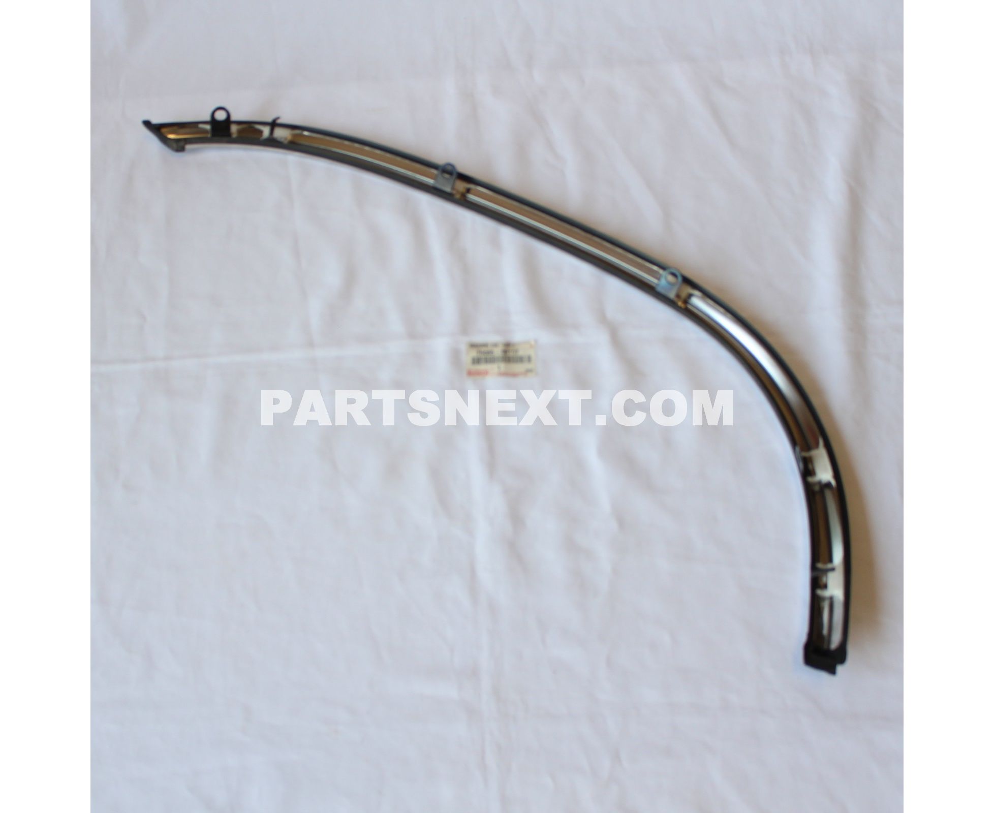 Toyota :: 75085-89107 MOULDING, FRONT FENDER WHEEL OPENING, RH