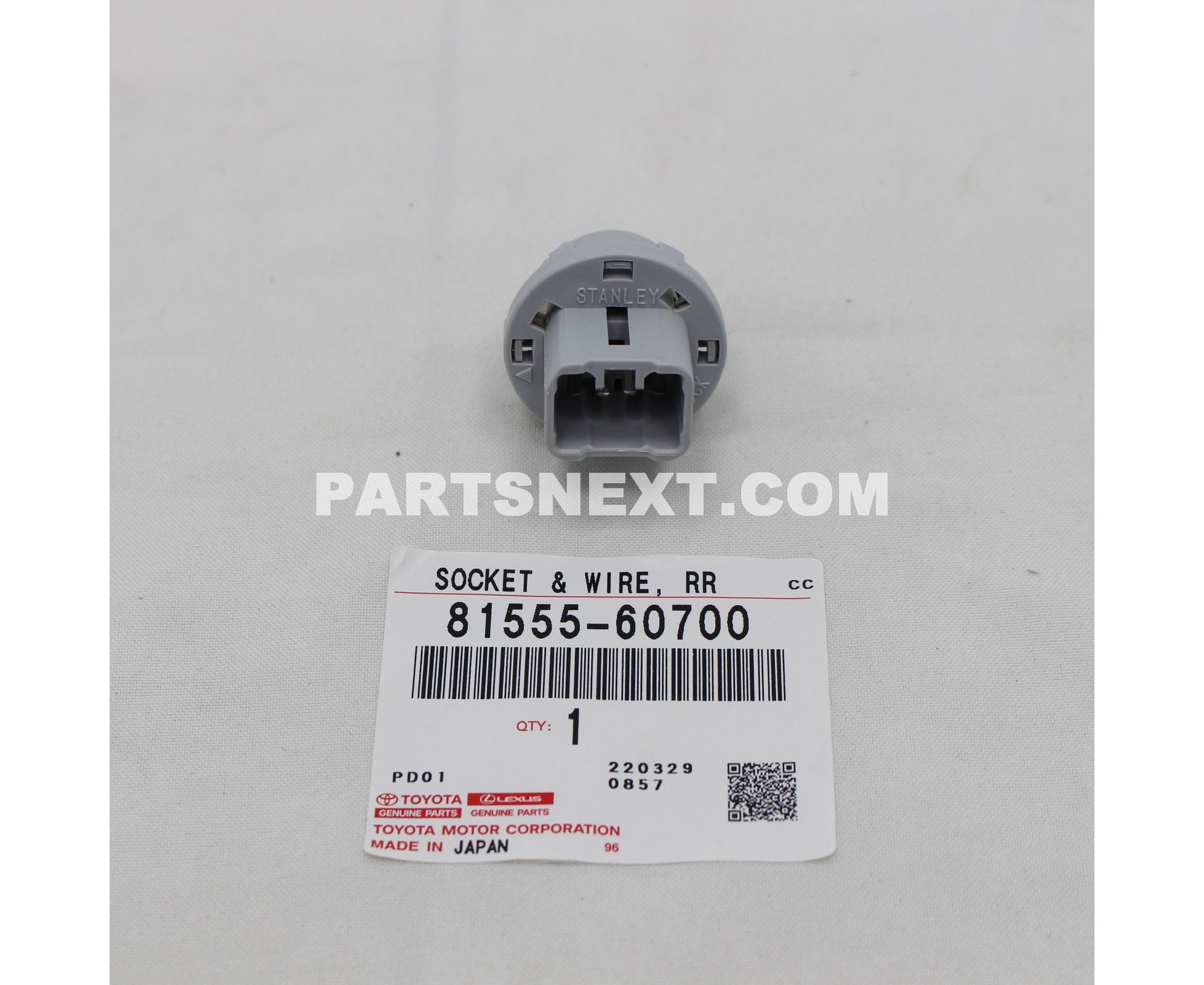 Toyota :: 81555-60700 SOCKET PLUG, NO.2