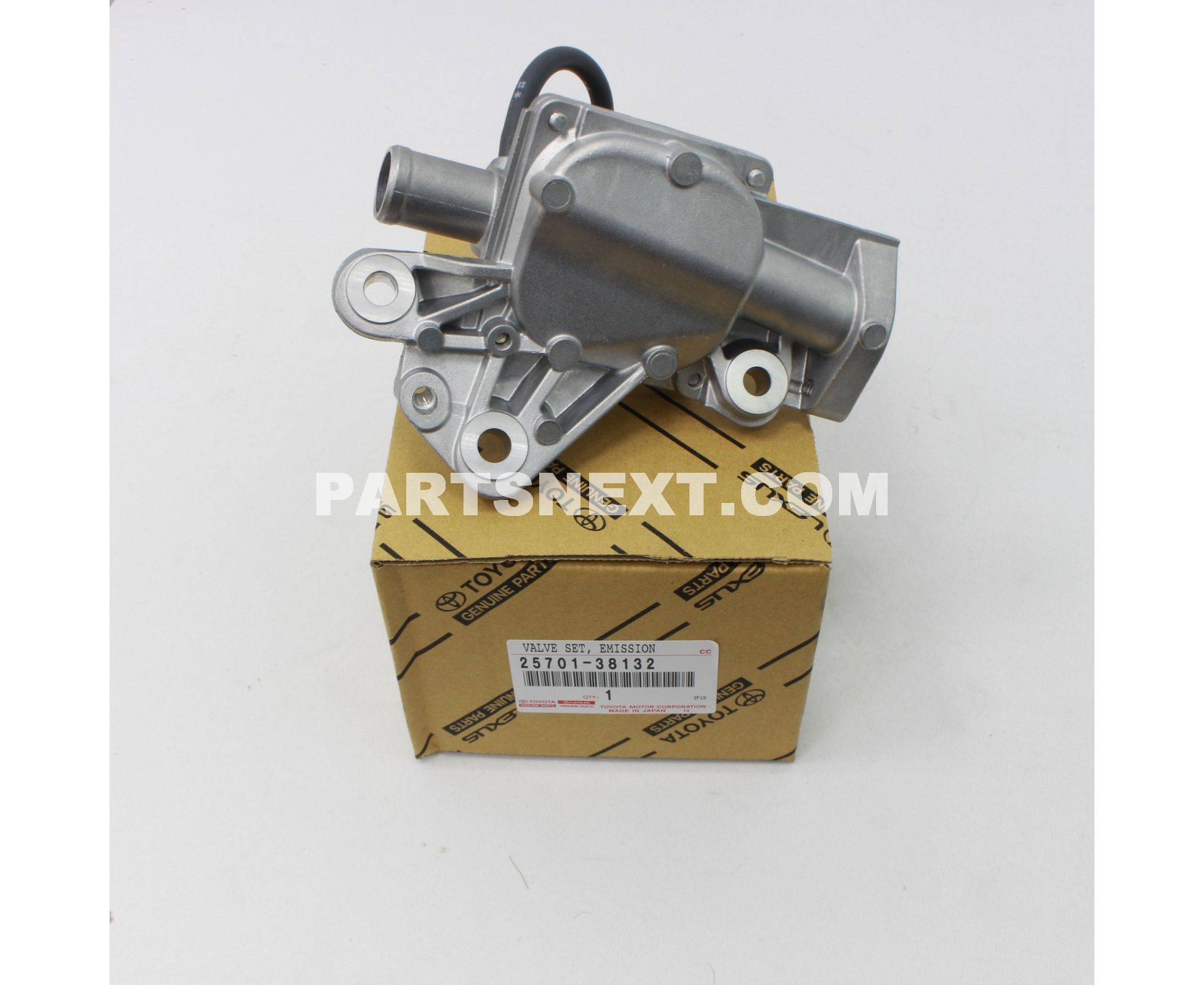 Toyota :: 25701-38132 VALVE ASSY, AIR SWITCHING