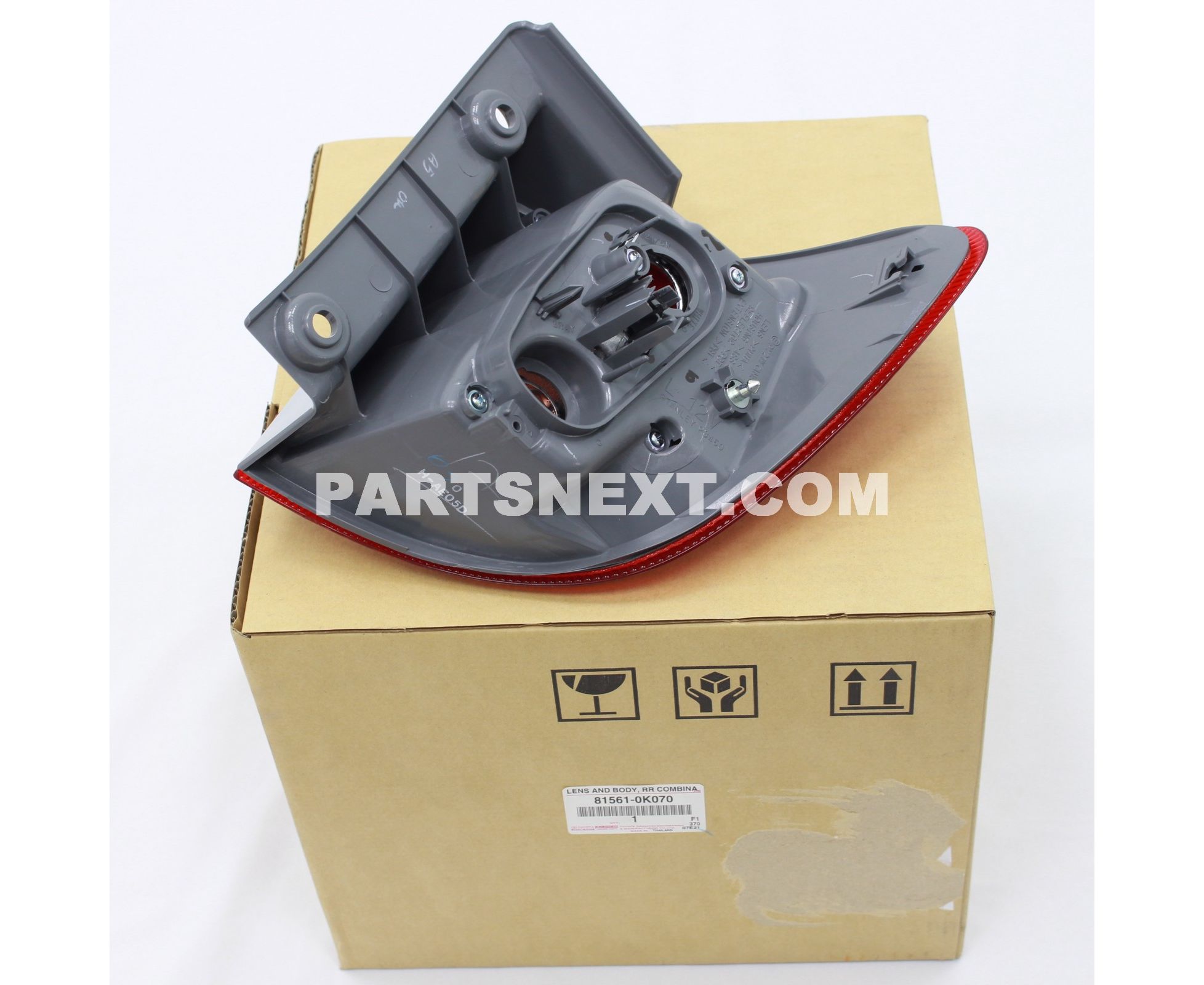 Toyota :: 81561-0K070 LENS, REAR COMBINATION LAMP, LH