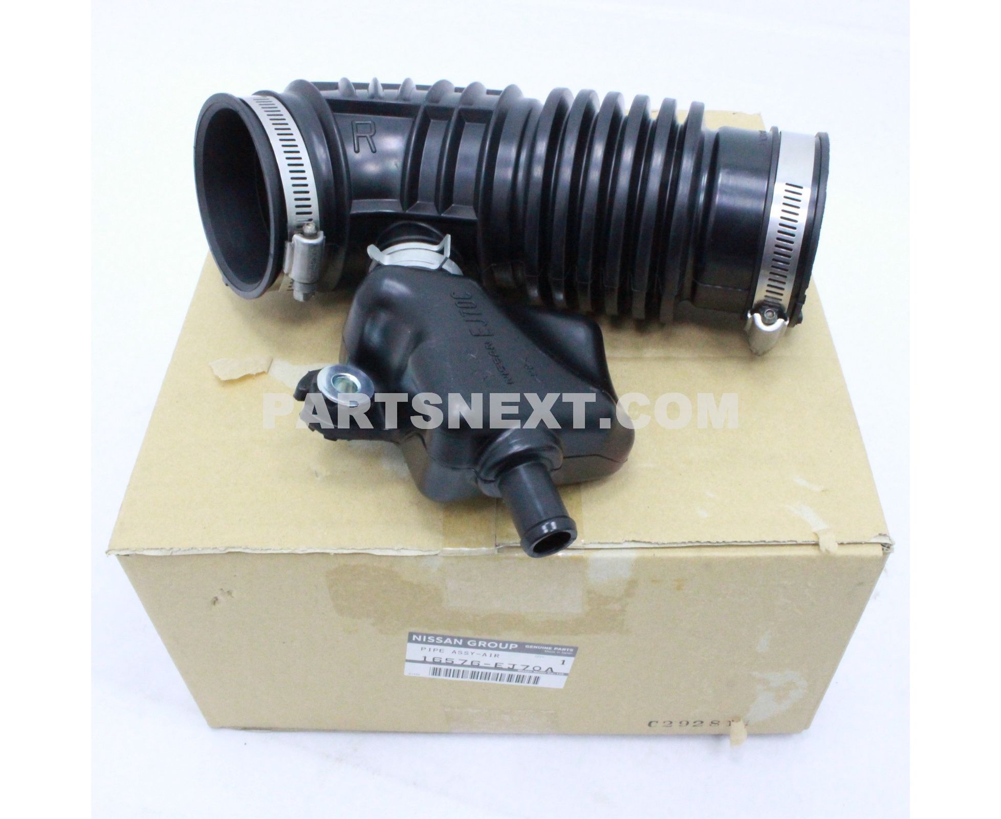 Nissan :: 16576-EJ70A PIPE ASSY-AIR