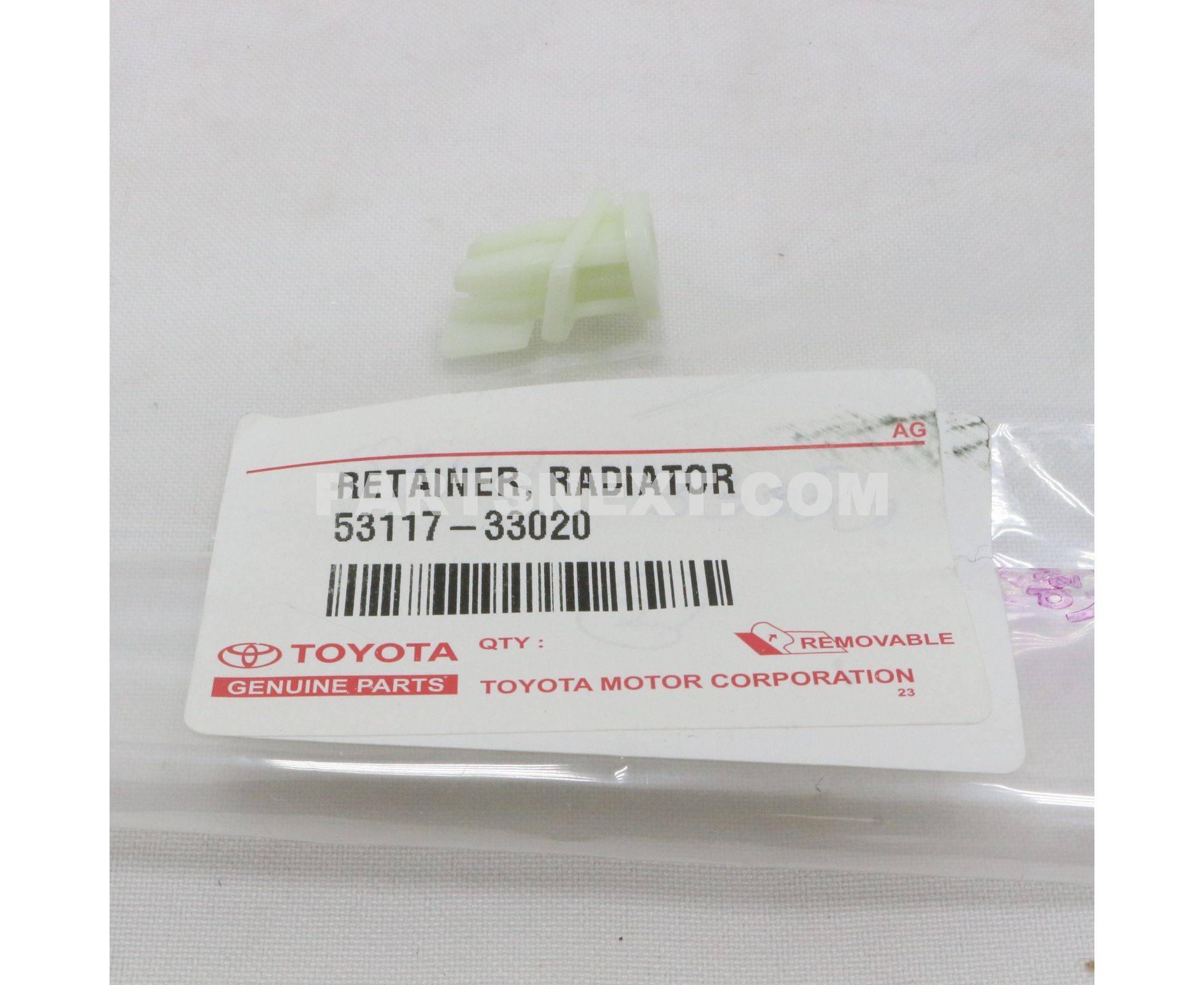 Toyota :: 53117-33020 RETAINER, RADIATOR GRILLE, NO.1