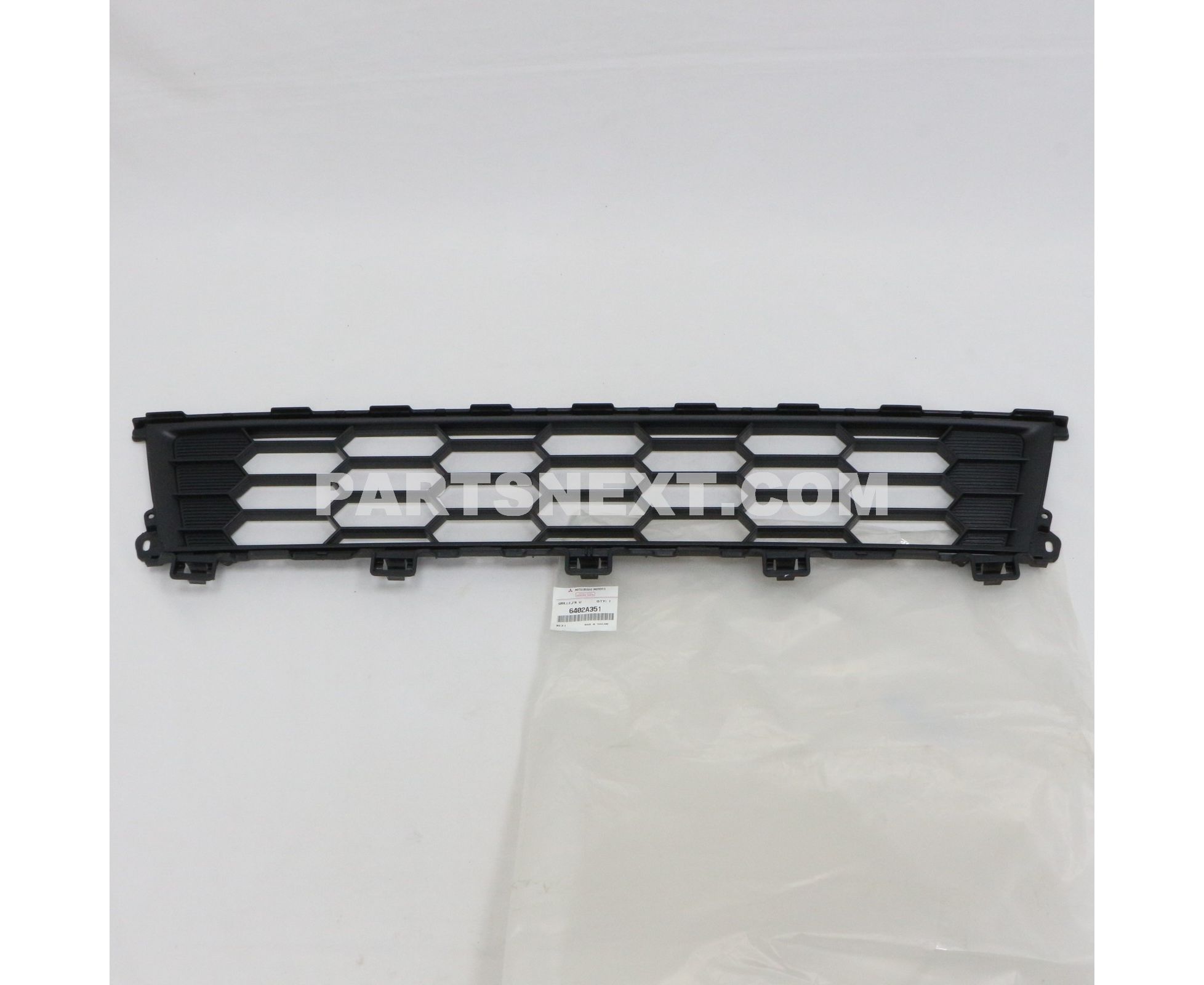 Mitsubishi :: 6402A351 GRILLE,FR UNDER