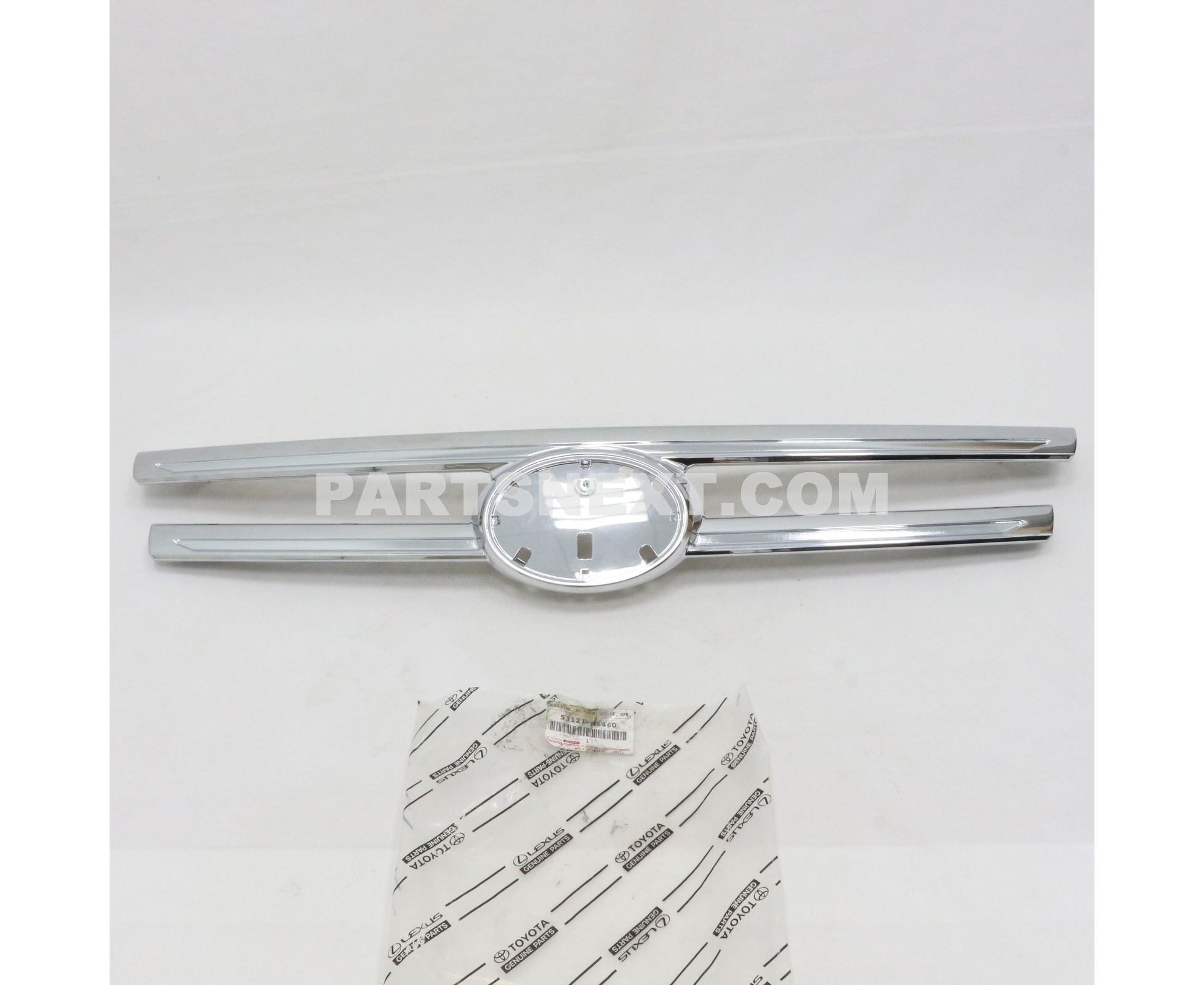 Toyota :: 53121-BZ460 MOULDING RADIATOR G