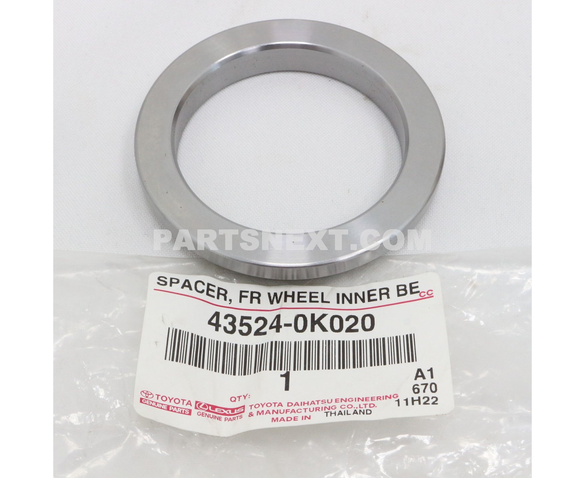 Toyota :: 43524-0K020 SPACER, FRONT WHEEL INNER BEARING, RH/LH