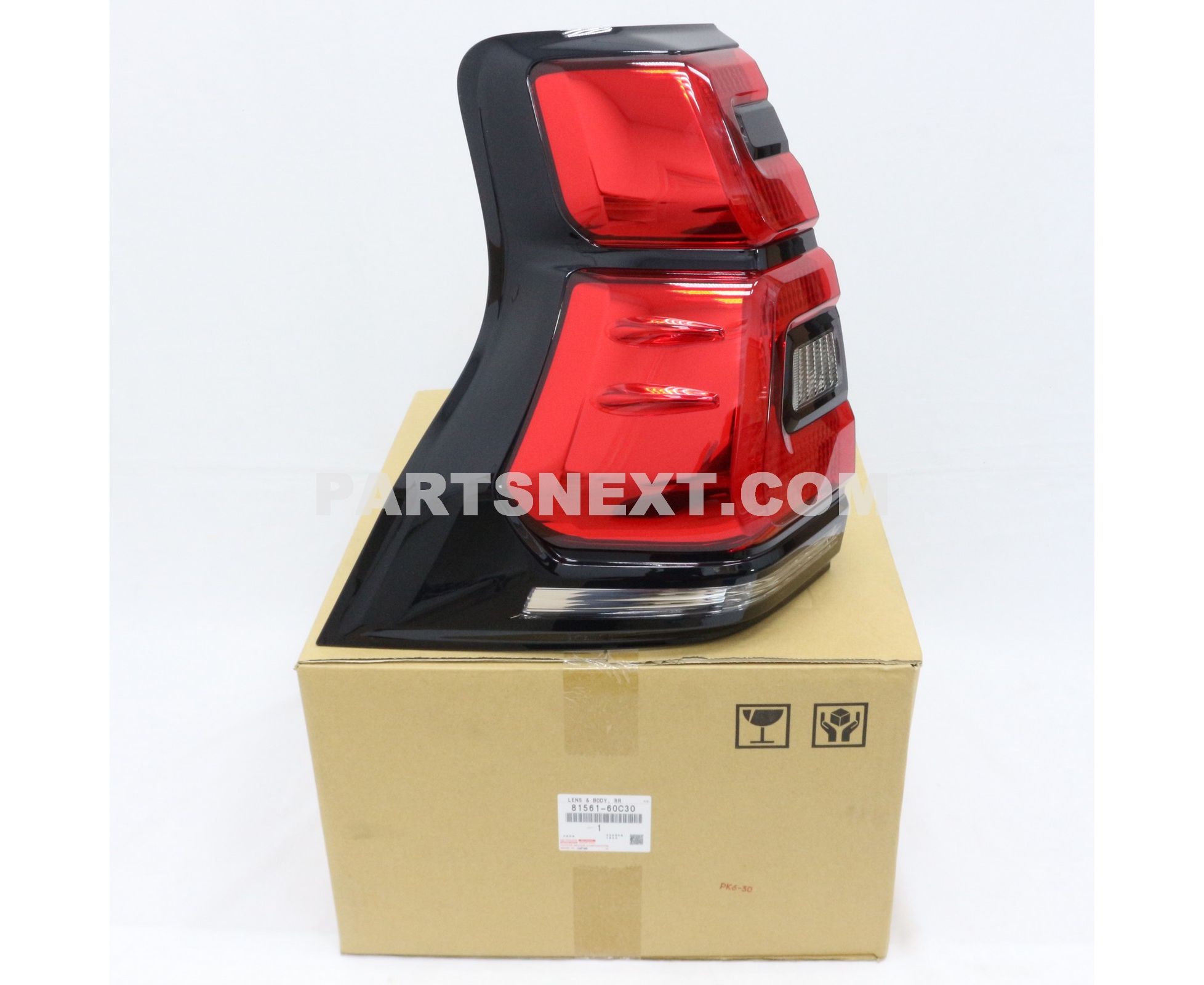 Toyota :: 81561-60C30 LENS & BODY RR