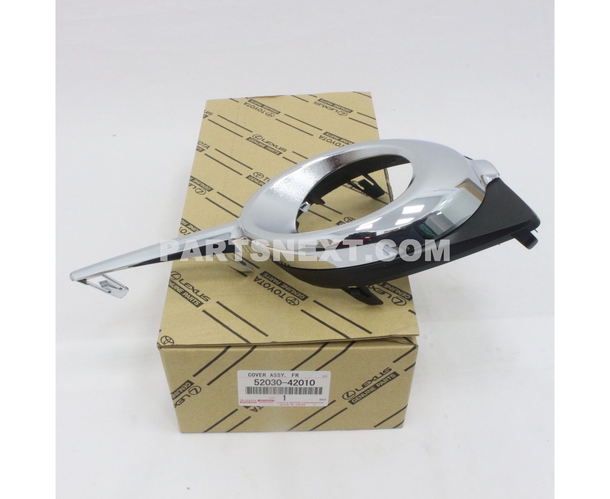 Toyota :: 52030-42010 COVER, FRONT BUMPER HOLE, RH