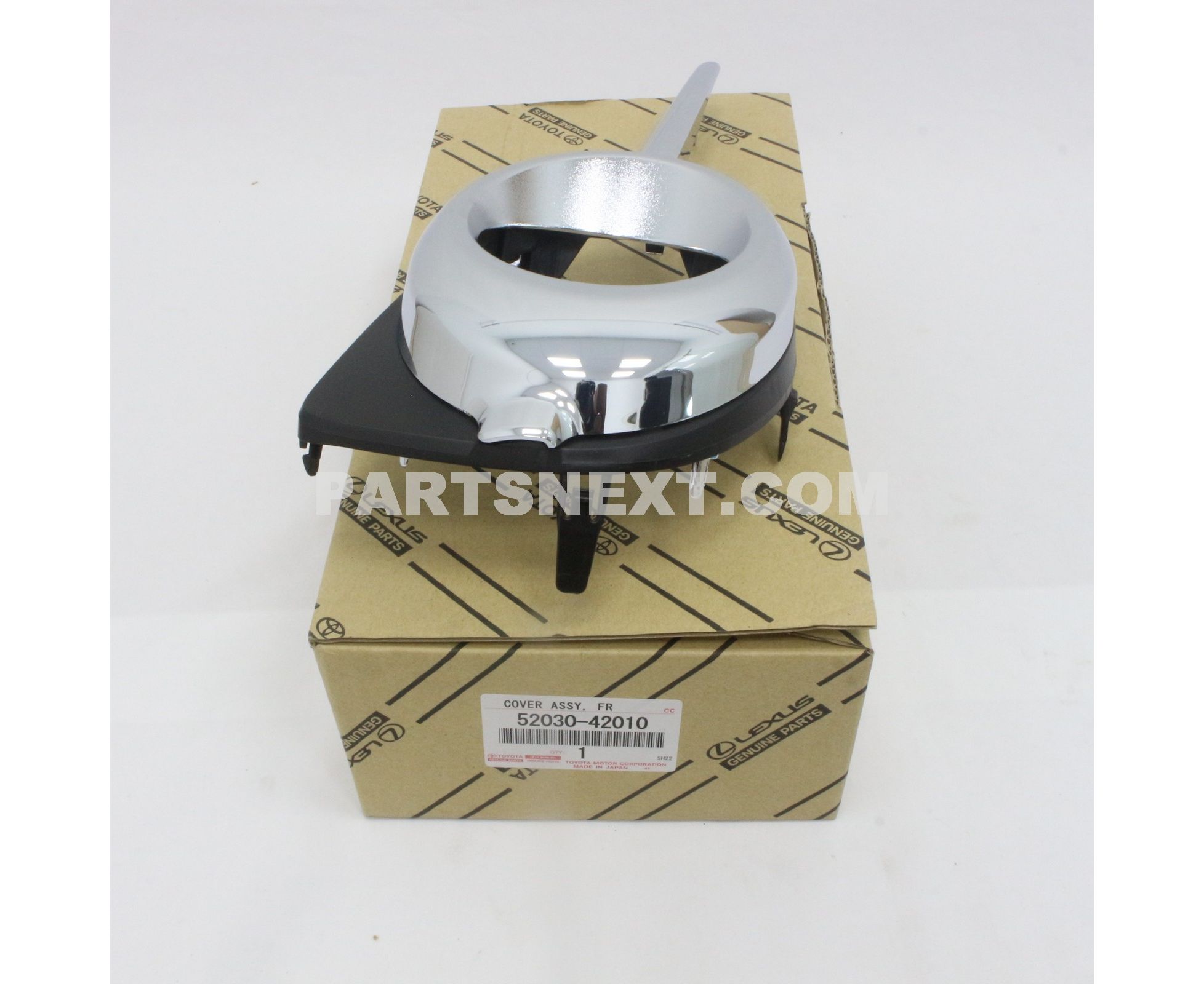 Toyota :: 52030-42010 COVER, FRONT BUMPER HOLE, RH