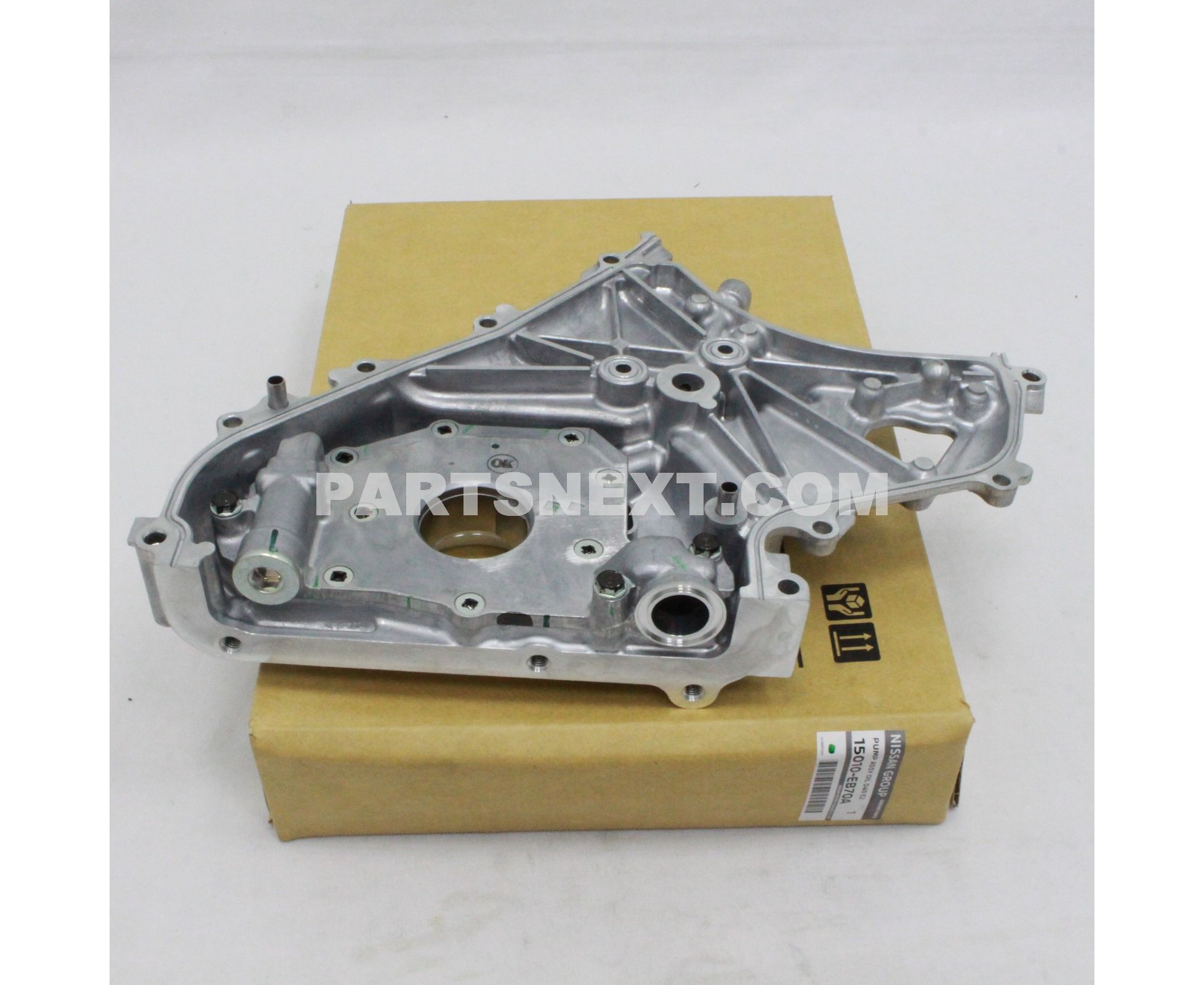 Nissan :: 15010-EB70A PUMP ASSY-OIL