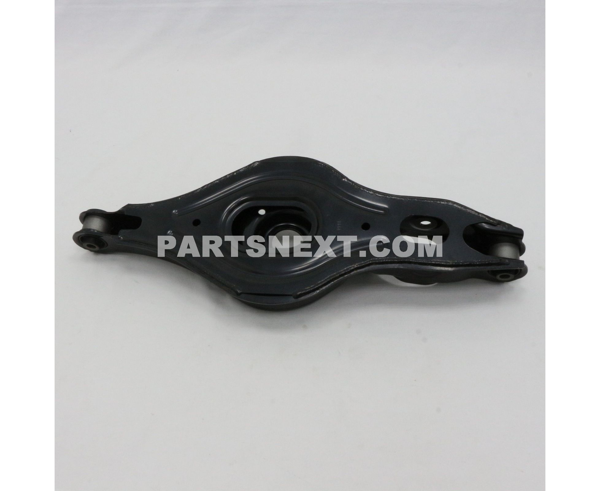 Mitsubishi :: 4113A038 ARM ASSY,RR SUSP,LWR