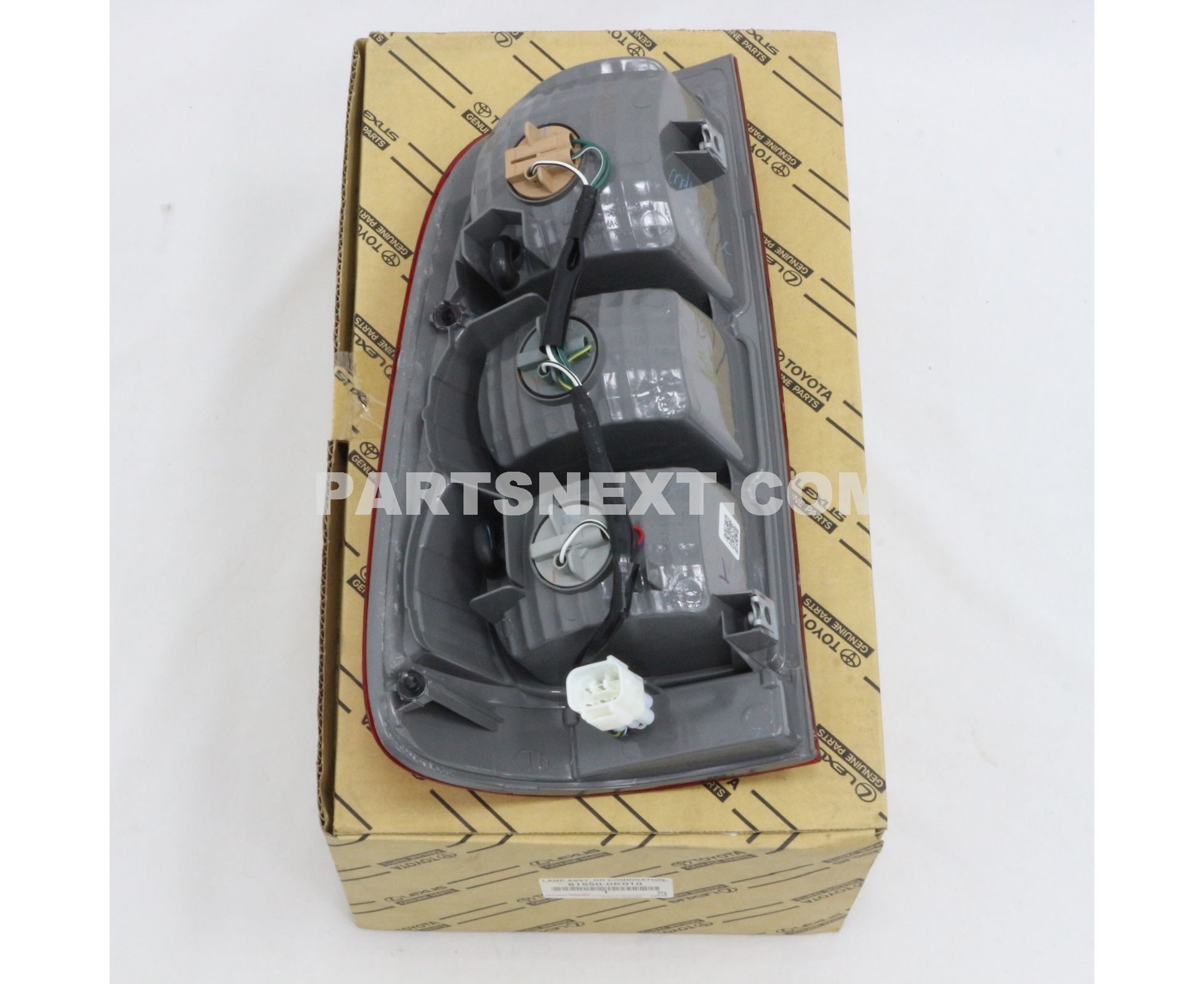 Toyota :: 81550-0K010 LAMP ASSY, REAR COMBINATION, RH