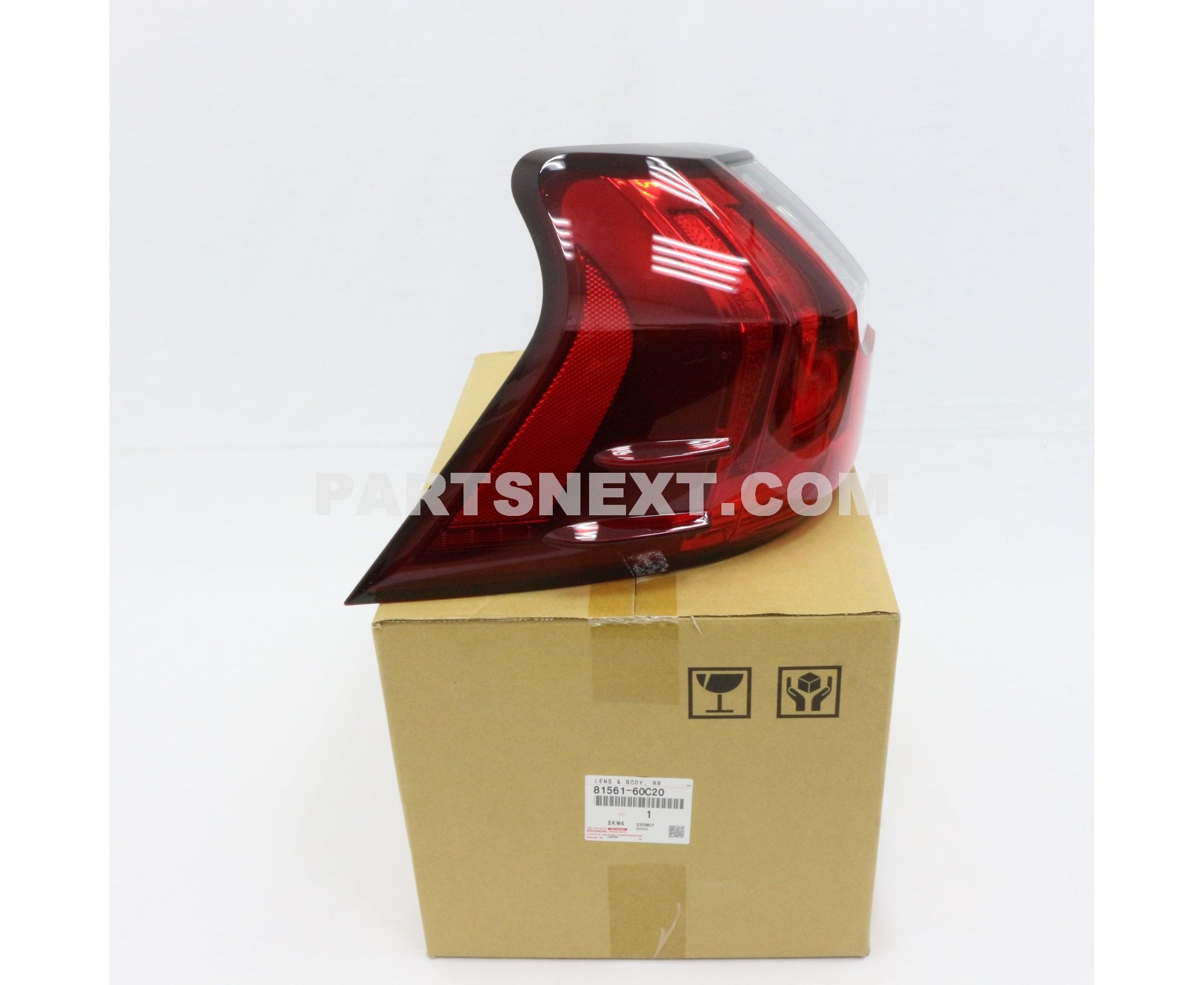 Toyota :: 81561-60C20 LENS & BODY RR