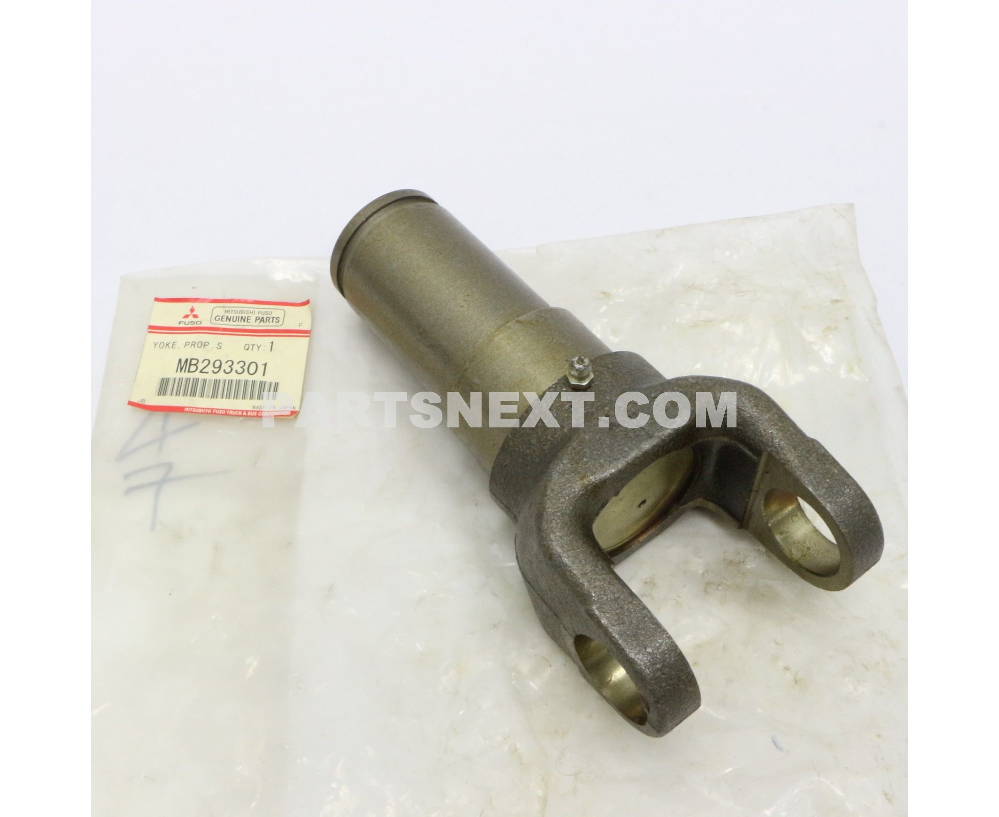 Mitsubishi :: MB293301 YOKE,PROP SHAFT SLEEVE