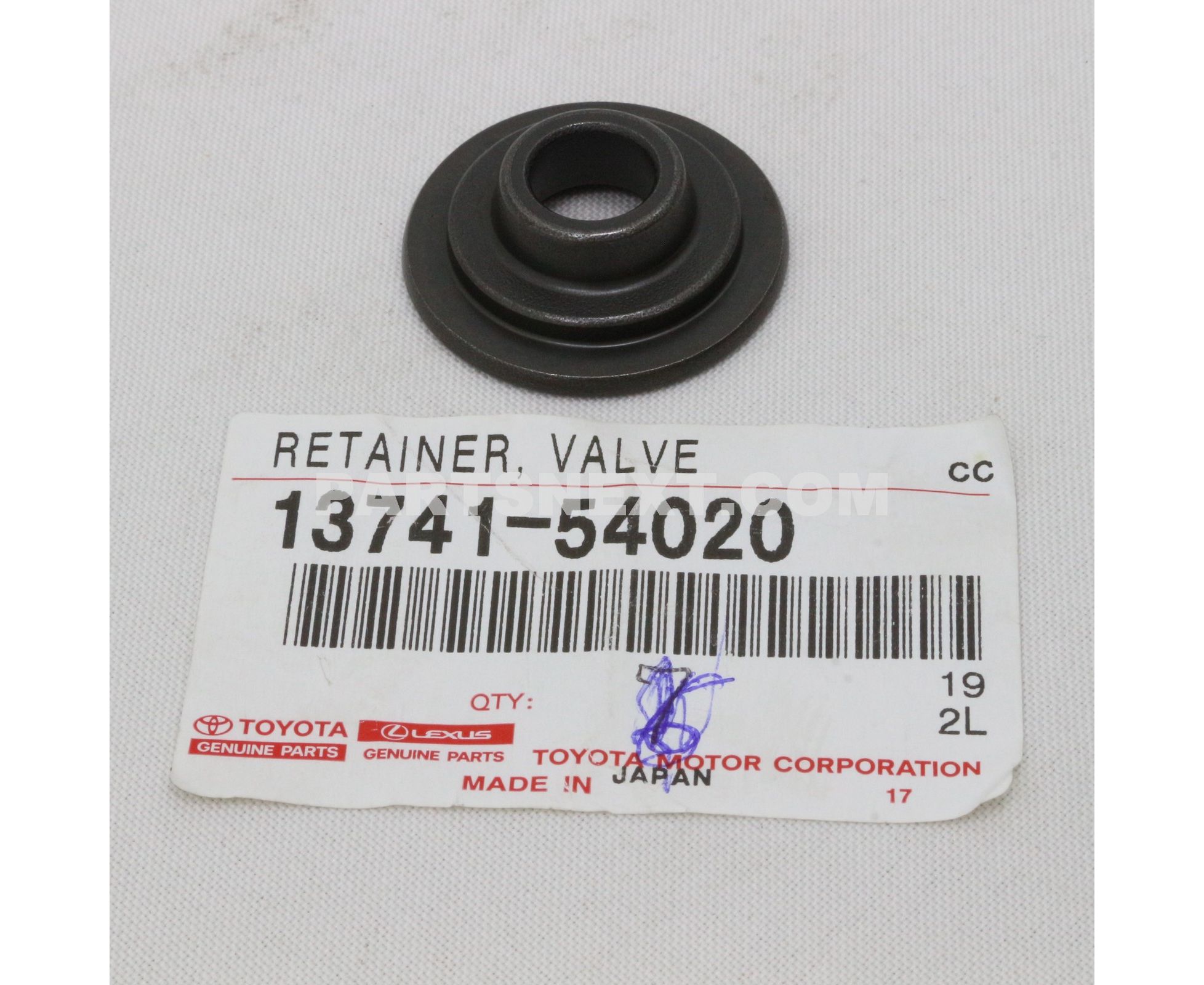 Toyota :: 13741-54020 RETAINER, VALVE SPRING