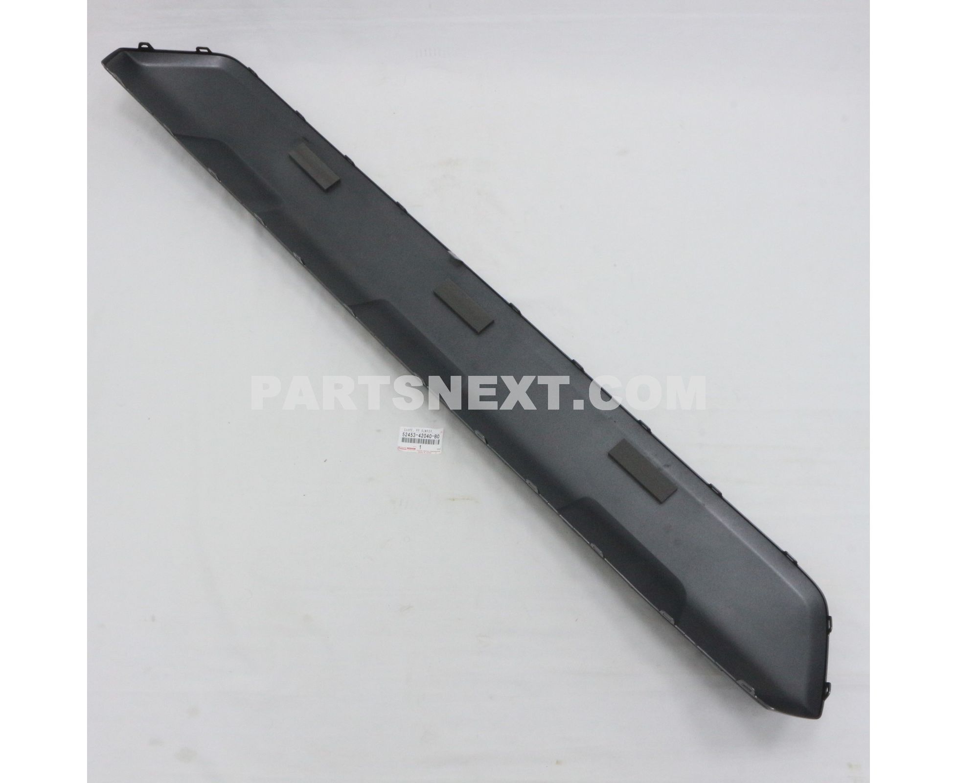 Toyota :: 52453-42040-B0 GUARD RR BUMPER